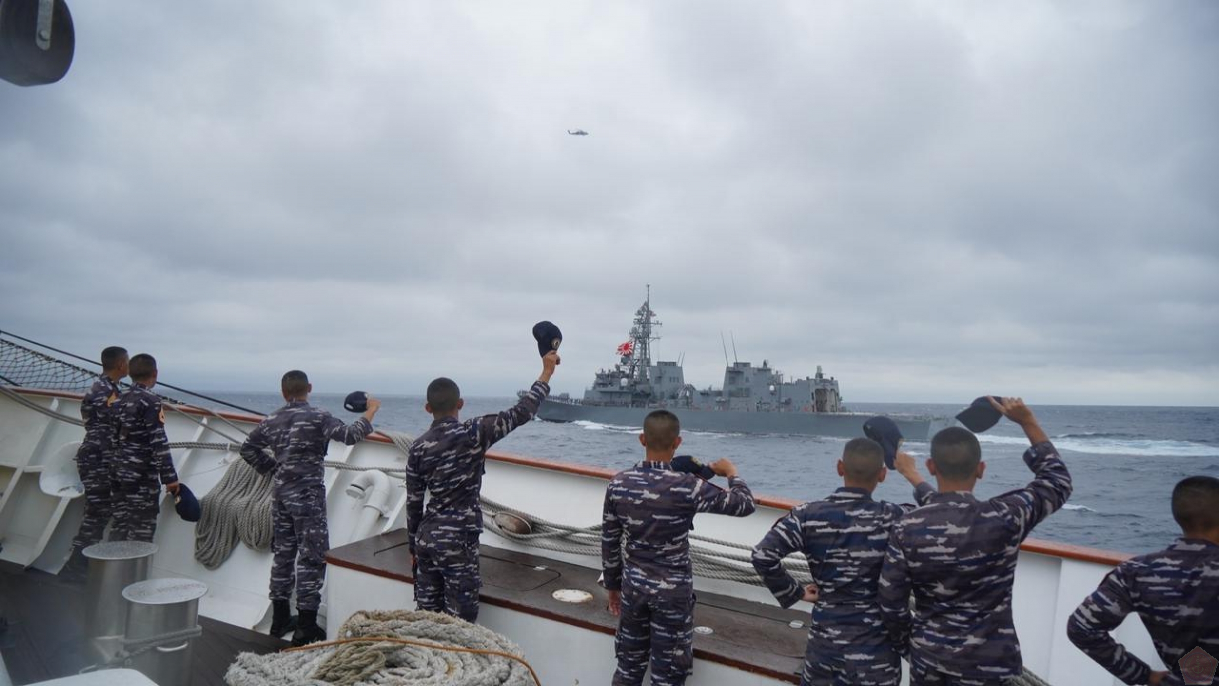 Kapal Layar TNI AL KRI Bima Suci Laksanakan Passex Dengan Kapal Perang Jepang | Website Tentara ...