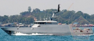 KRI Alamang-644 Amankan KLM Berkat Sejati Diduga Langgar Undang Undang ...