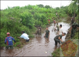 Brigif 19/Khatulistiwa Laksanakan Normalisai Sungai | Website Tentara ...