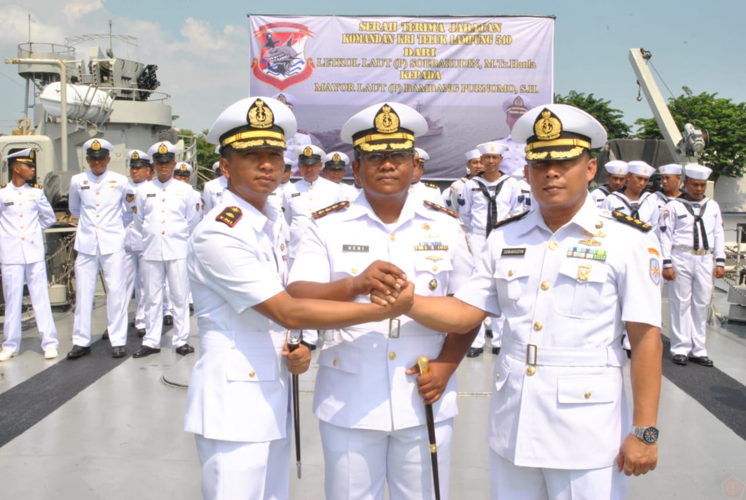 Mayor Laut (P) Bambang Purnomo Dilantik Jadi Komandan KRI Teluk Lampung ...