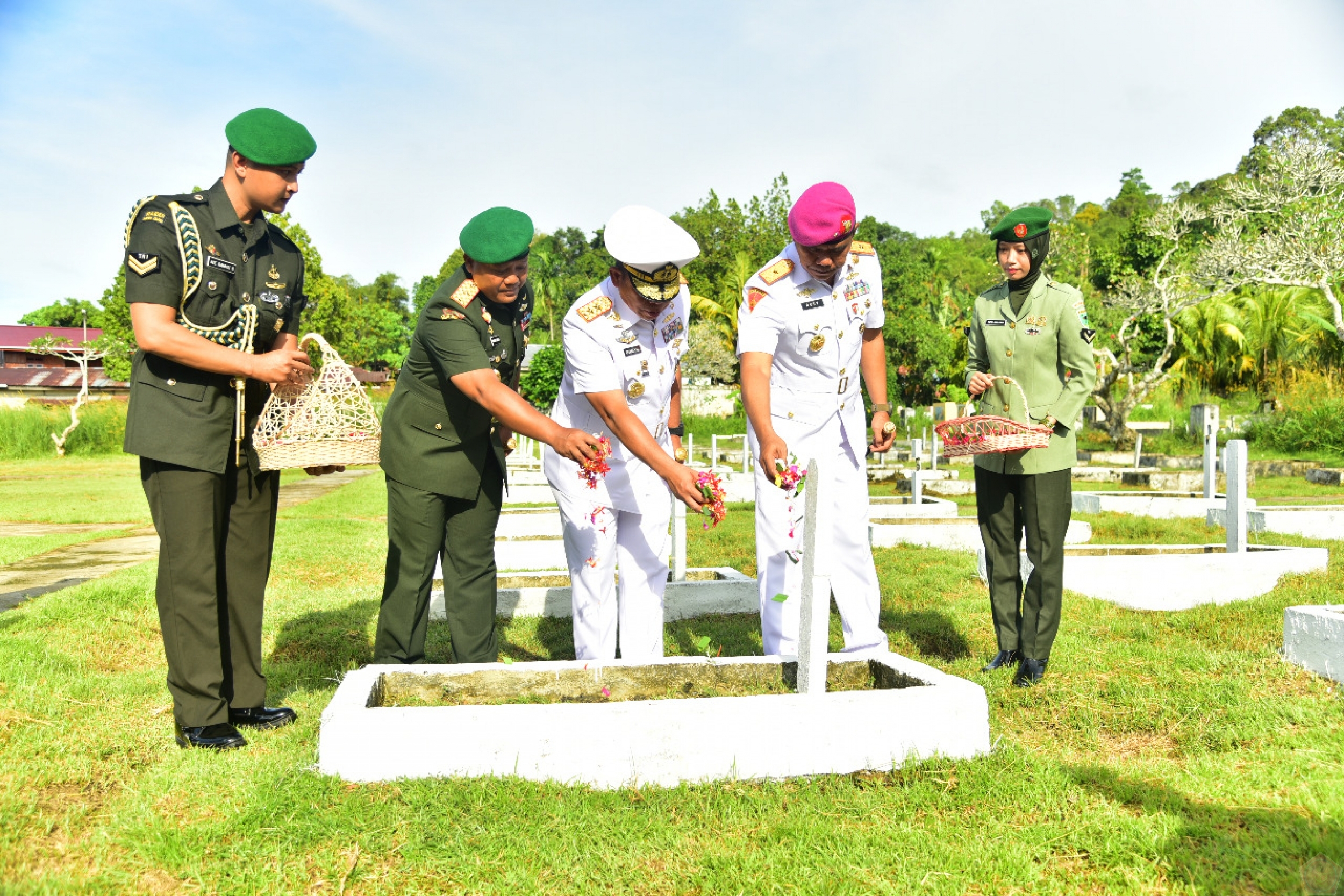 Dalam Rangka Peringatan HUT Ke-77 TNI TA. 2022, Pangkoarmada III Hadiri ...