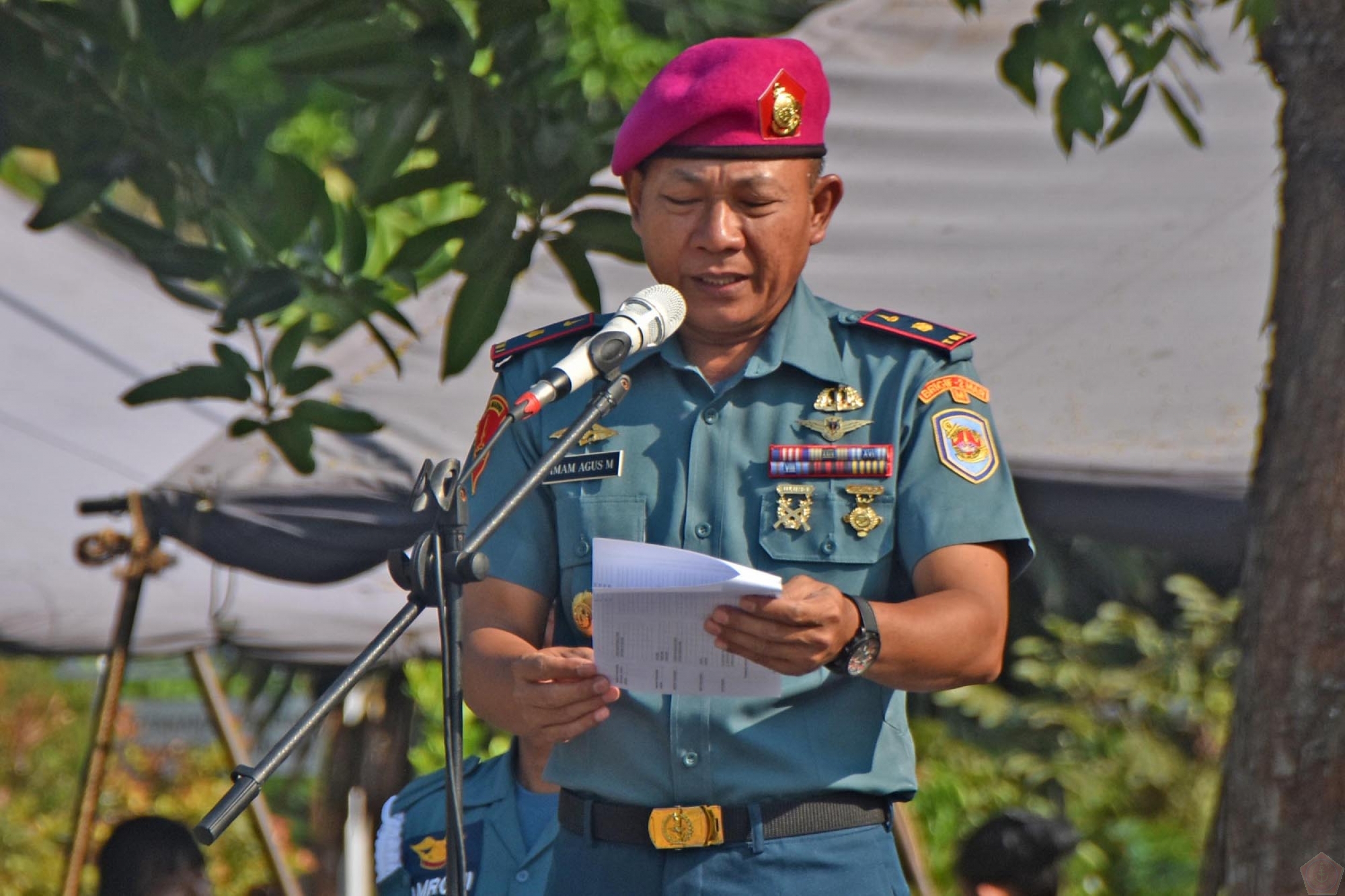 Komandan Kompi Markas Brigif 2 Marinir Pimpin Upacara Kenaikan Pangkat ...