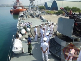 Open Ship KRI Teluk Celukan Bawang-532 di Pelabuhan Panjang Bandar ...