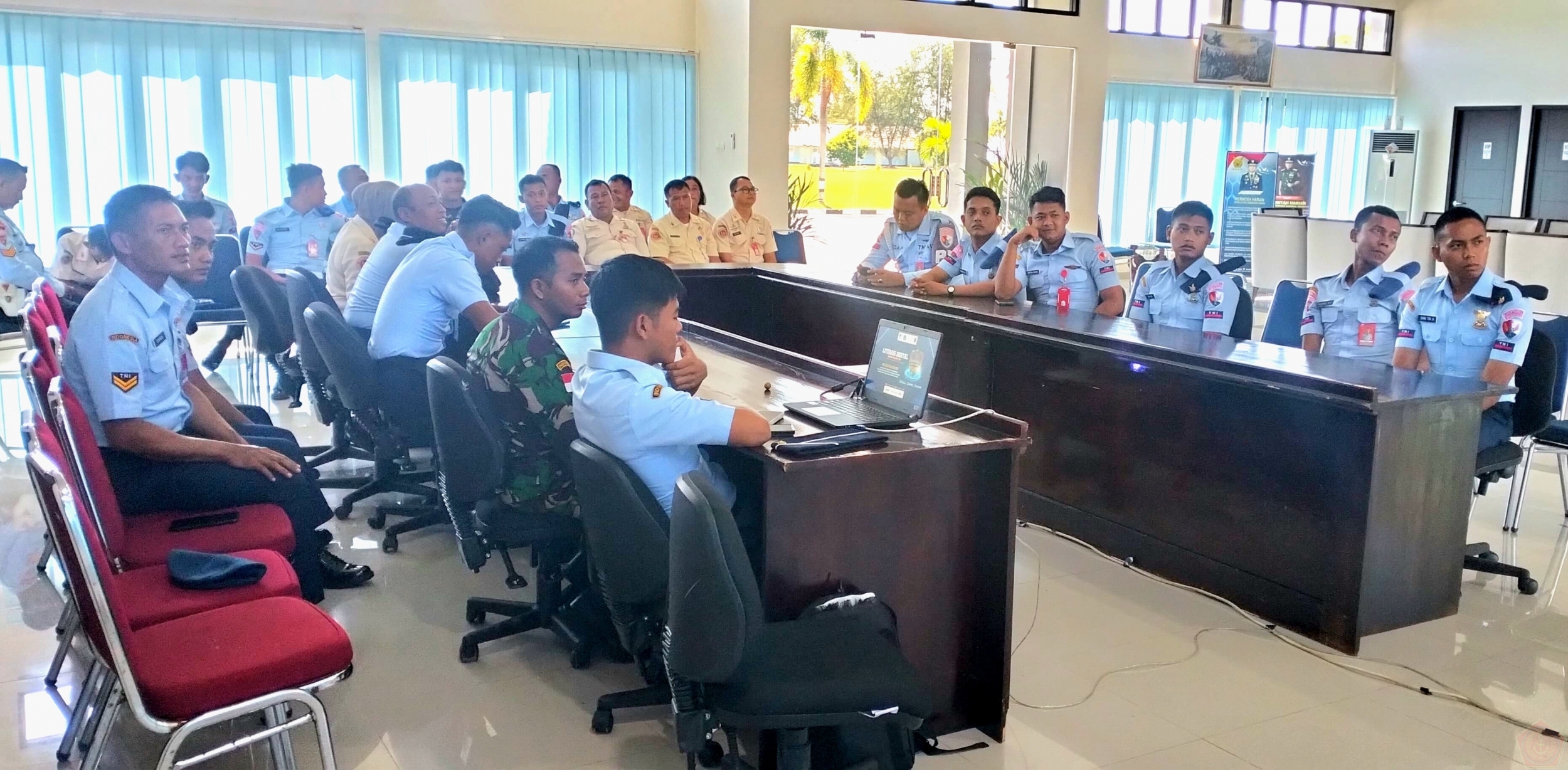 Prajurit Lanud Raden Sadjad Natuna Ikuti Literasi Digital Tentang Anti ...