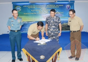 Lantamal III Jakarta Terima Hibah Speed Boat Dari Yasbhum | Website ...