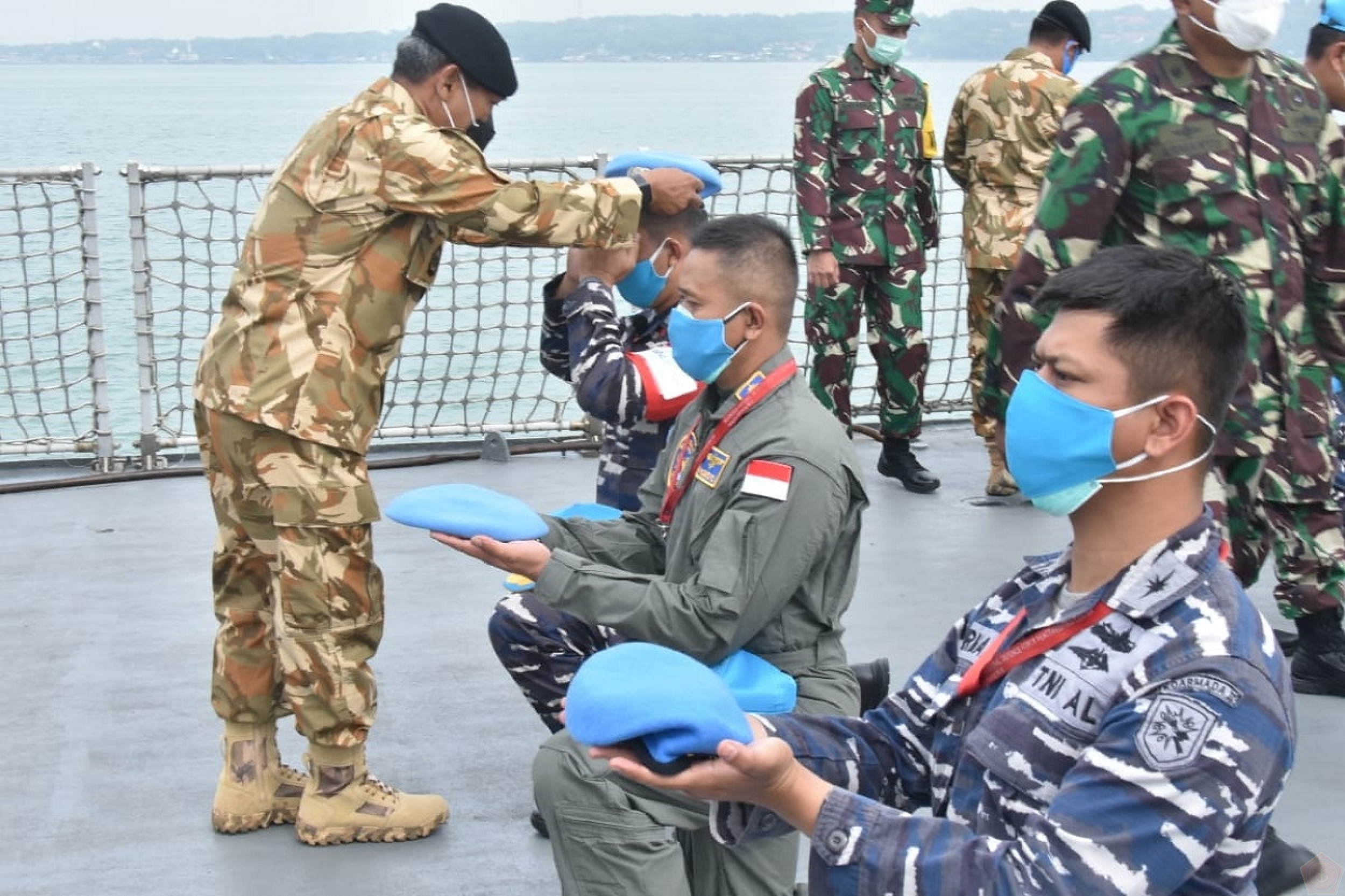 Prajurit KRI SIM-367 Satgas MTF TNI Konga XXVIII-M Ikuti Tradisi ...