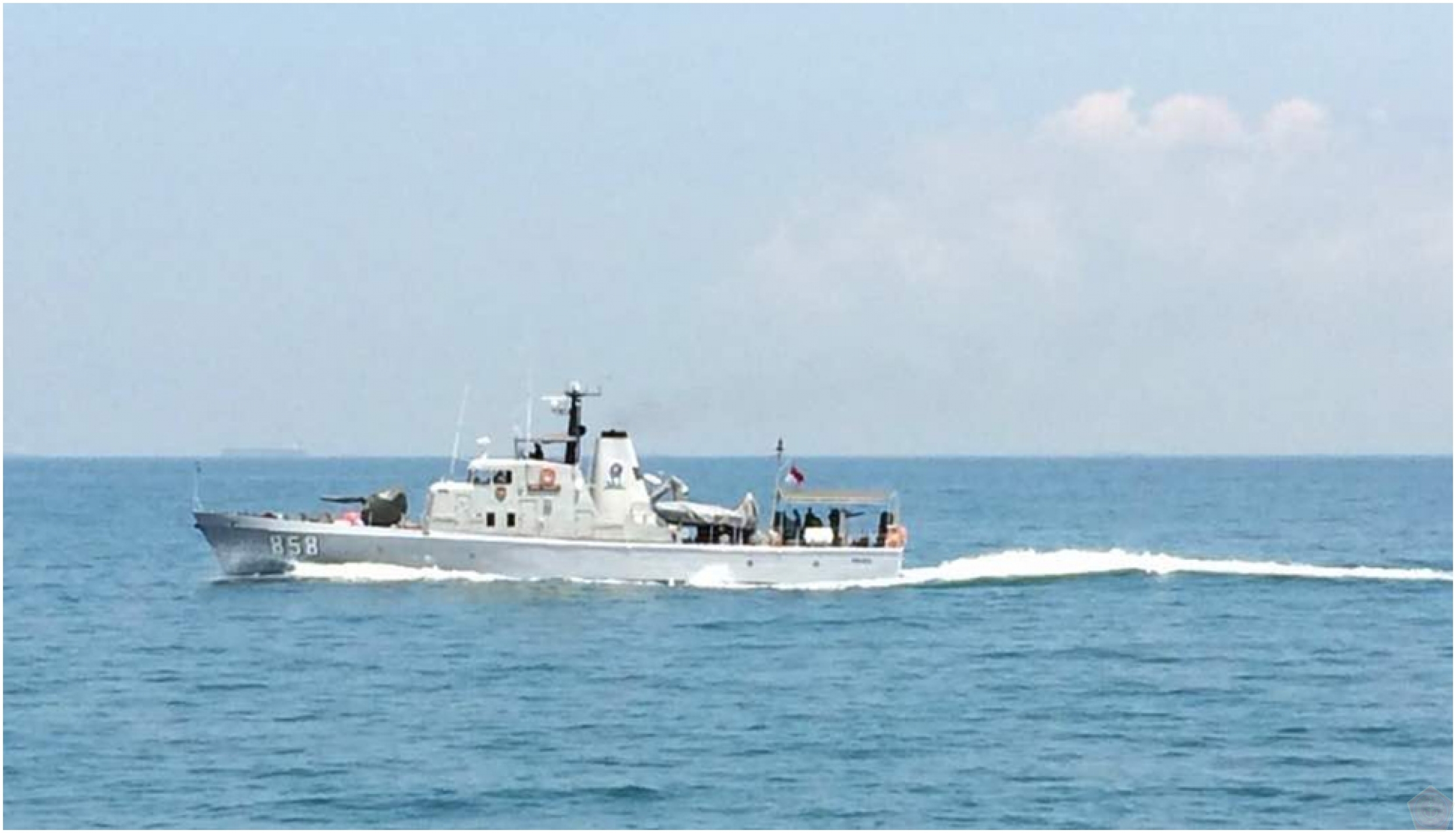 KRI Silea-858 Tangkap Kapal Yang Melanggar UU Pelayaran Di Perairan ...