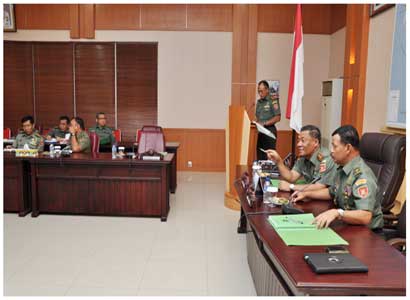 Pangdam VI/Mulawarman Terima Paparan RGB BTP Yonif 611/Awang Long | Website Tentara Nasional ...