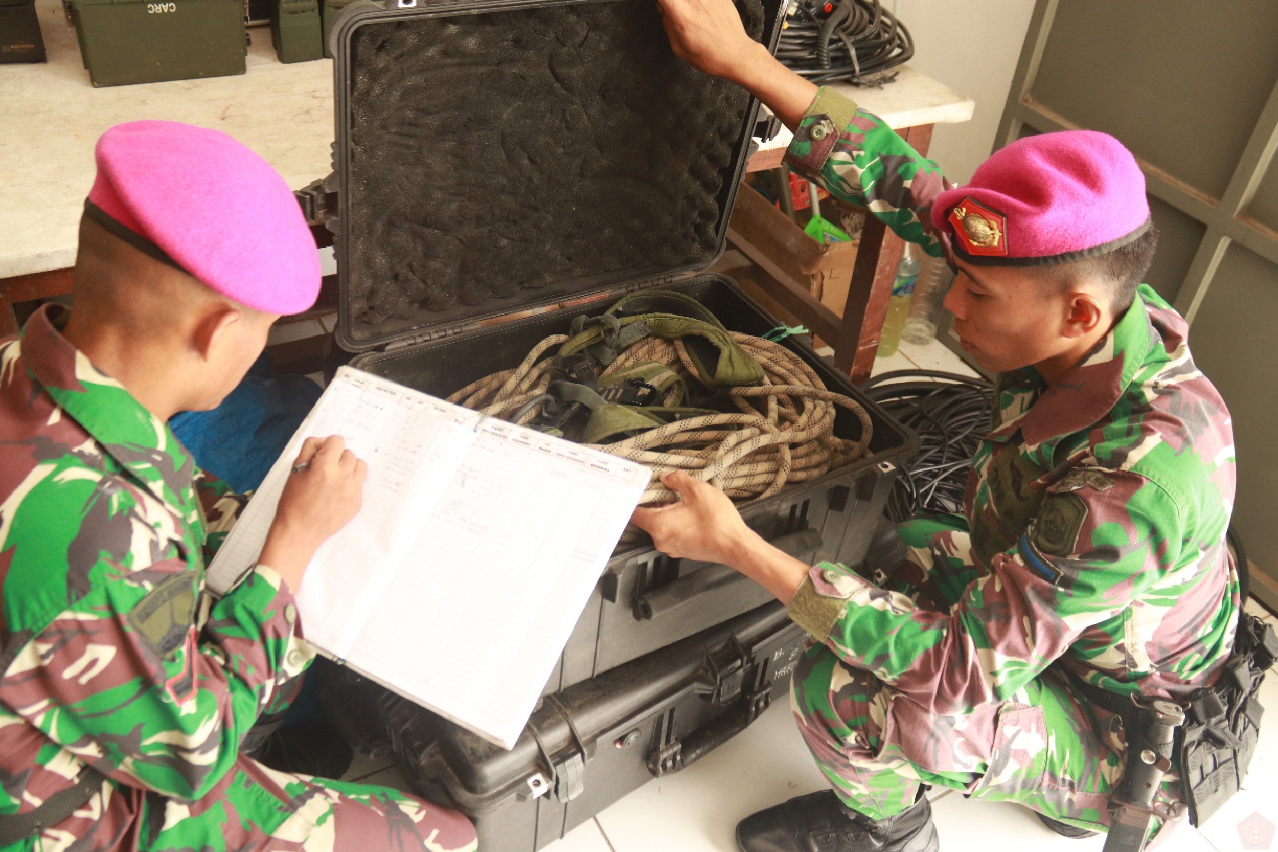 Yonkomlek 2 Marinir Laksanakan Penyiapan Alkom | Website Tentara ...