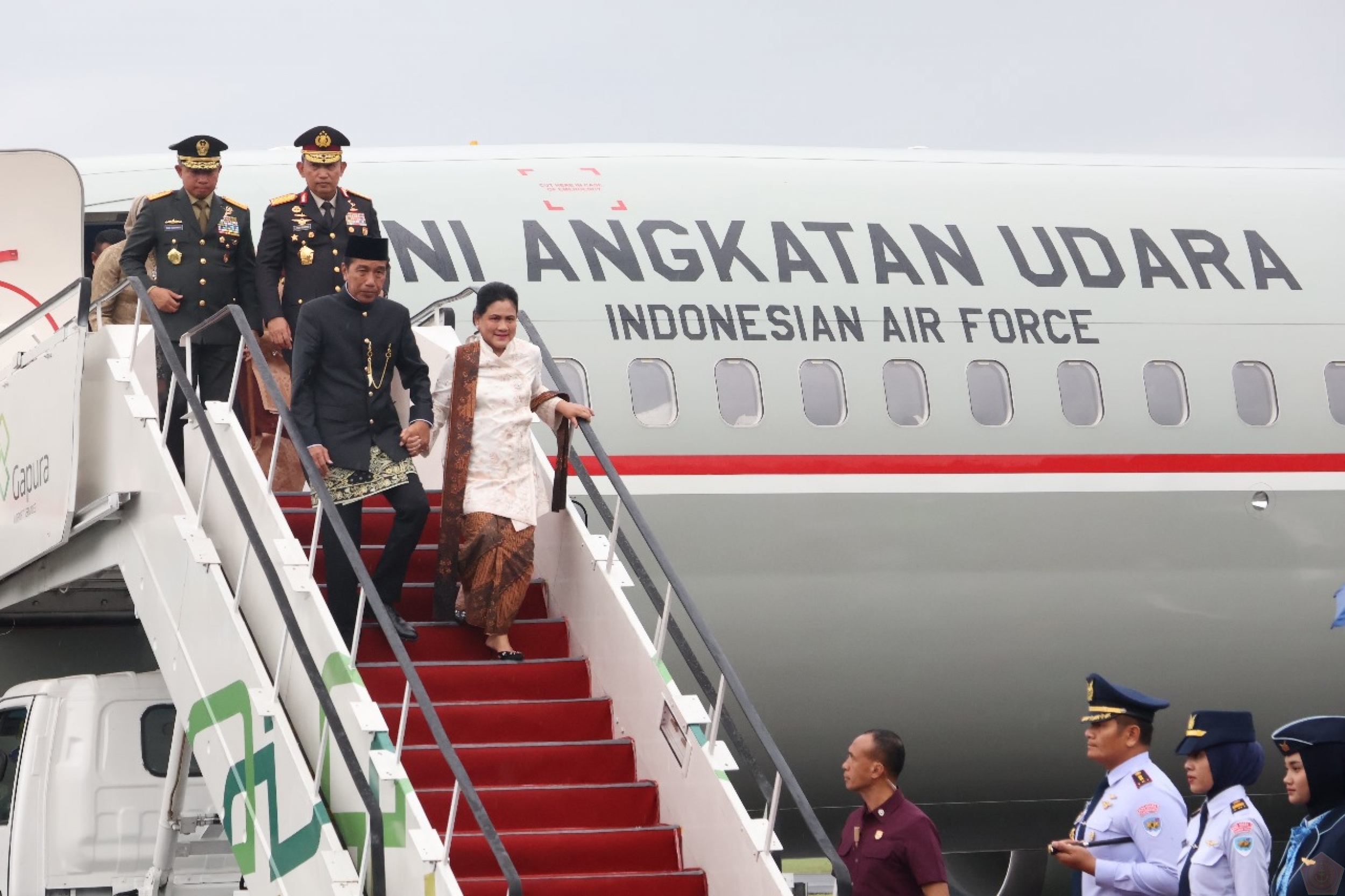 Panglima TNI dan Kapolri Pastikan Keamanan Presiden RI Ke-7 Sampai Solo ... Panglima TNI dan Kapolri Pastikan Keamanan Presiden RI Ke-7 Sampai Solo ...