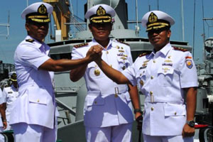Sertijab Komandan KRI KST-356 | Website Tentara Nasional Indonesia