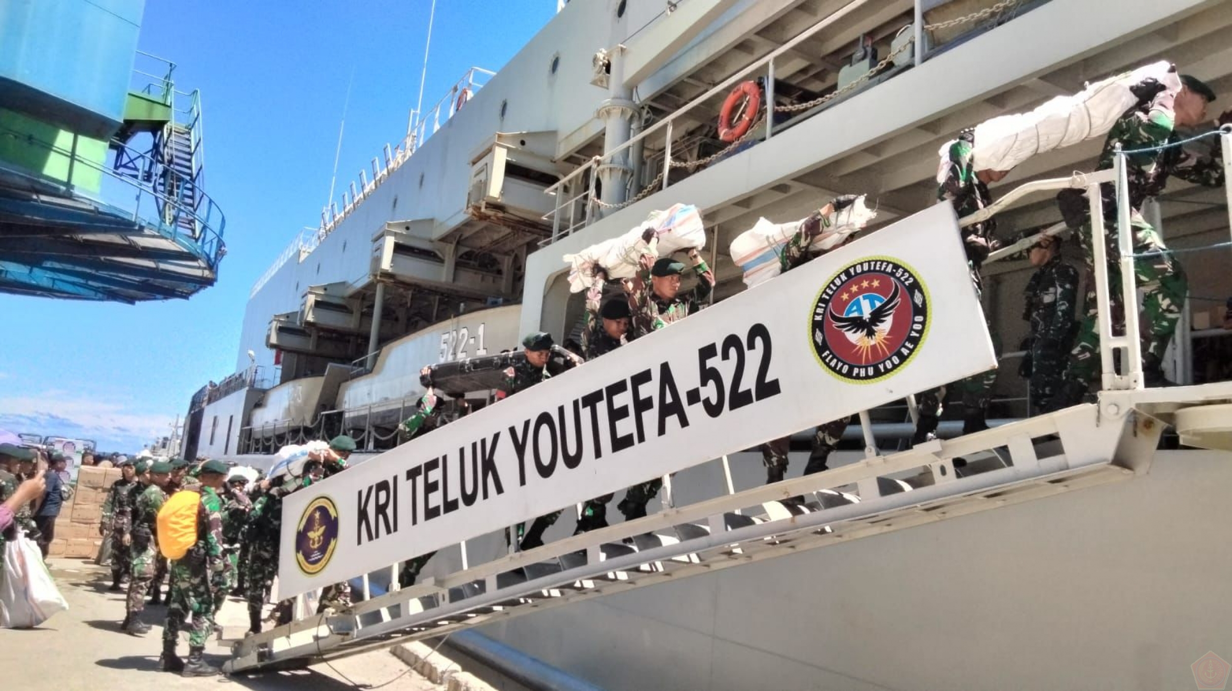 Hari Terakhir Di Gorontalo, KRI Teluk Youtefa-522 Gelar Open Ship Dan ...