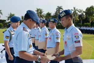 Pemberian Penghargaan Lambangja Berupa Sertifikat Welldone | Website ...