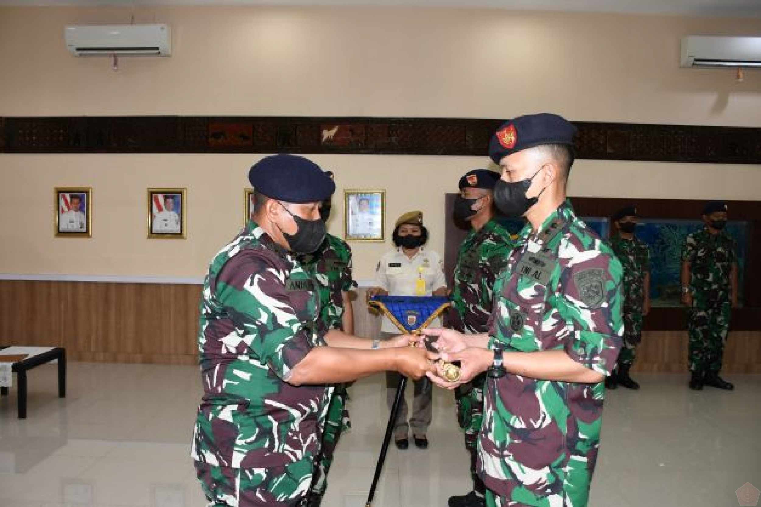 Komandan Kapal Perang KRI Badau-841 Berganti | Website Tentara Nasional ...