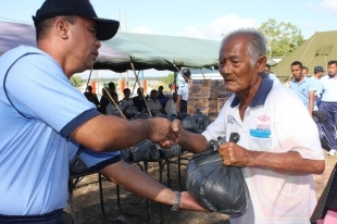 Bakti Sosial Dalam Rangka HUT TNI AU di Lanud Ranai | Website Tentara ...