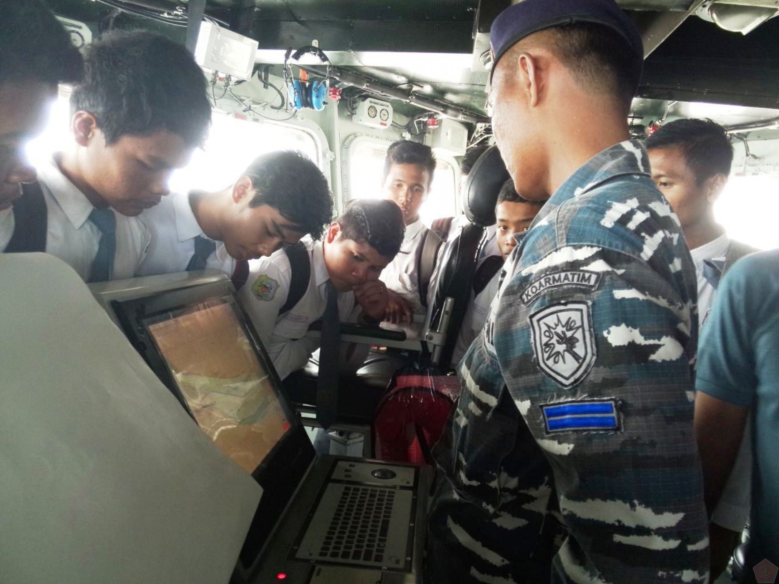 KRI KST - 356 Adakan Open Ship Di Pelabuhan Dumai | Website Tentara ...