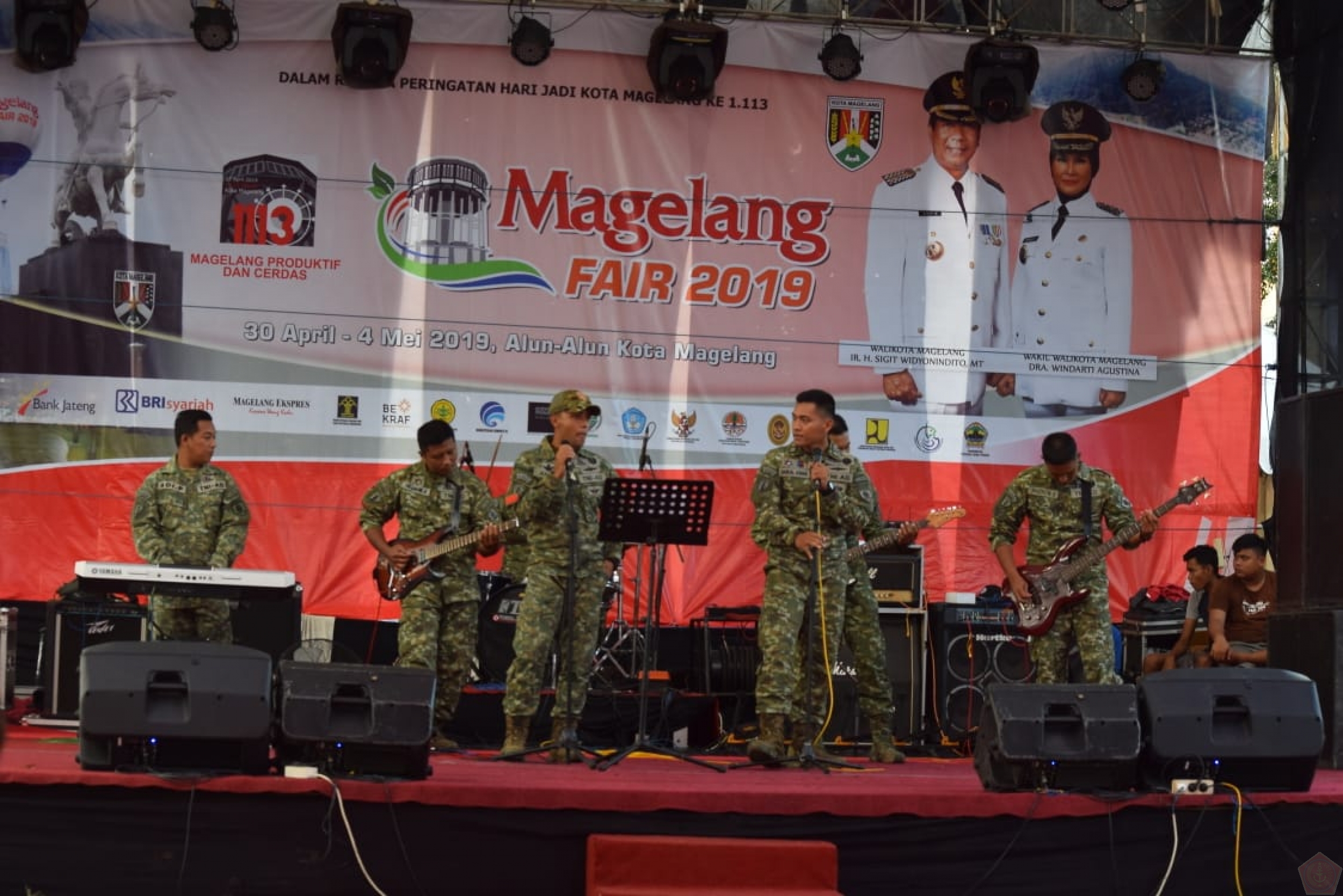 Guntur Geni Band Yonarmed 11 Kostrad Meriahkan Acara Majelang Fair ...
