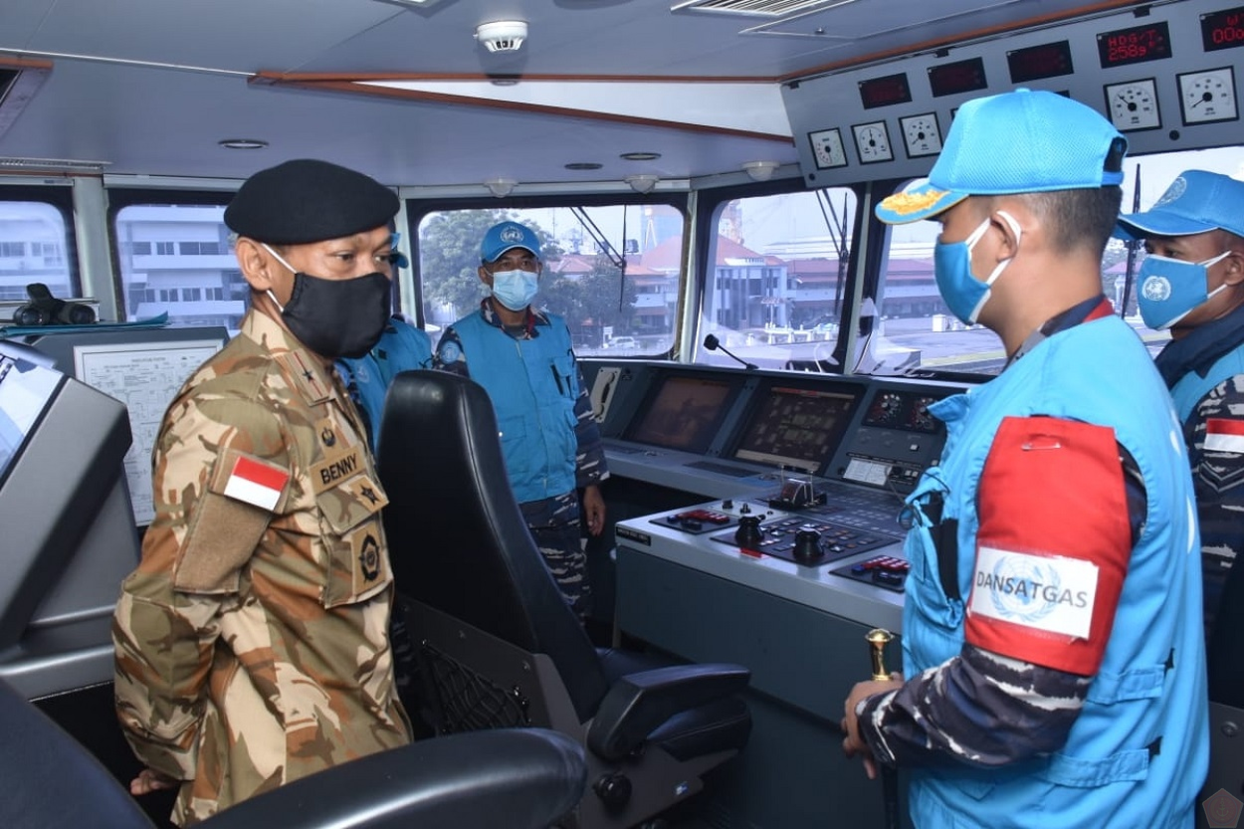 Siapkan Misi Perdamaian, KRI SIM-367 Latihan Bersama KRI DPN-365 ...