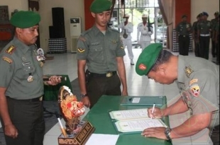Serah Terima Jabatan Kasrem, Kasiter, dan Kasilog Korem 163/Wira Satya ...
