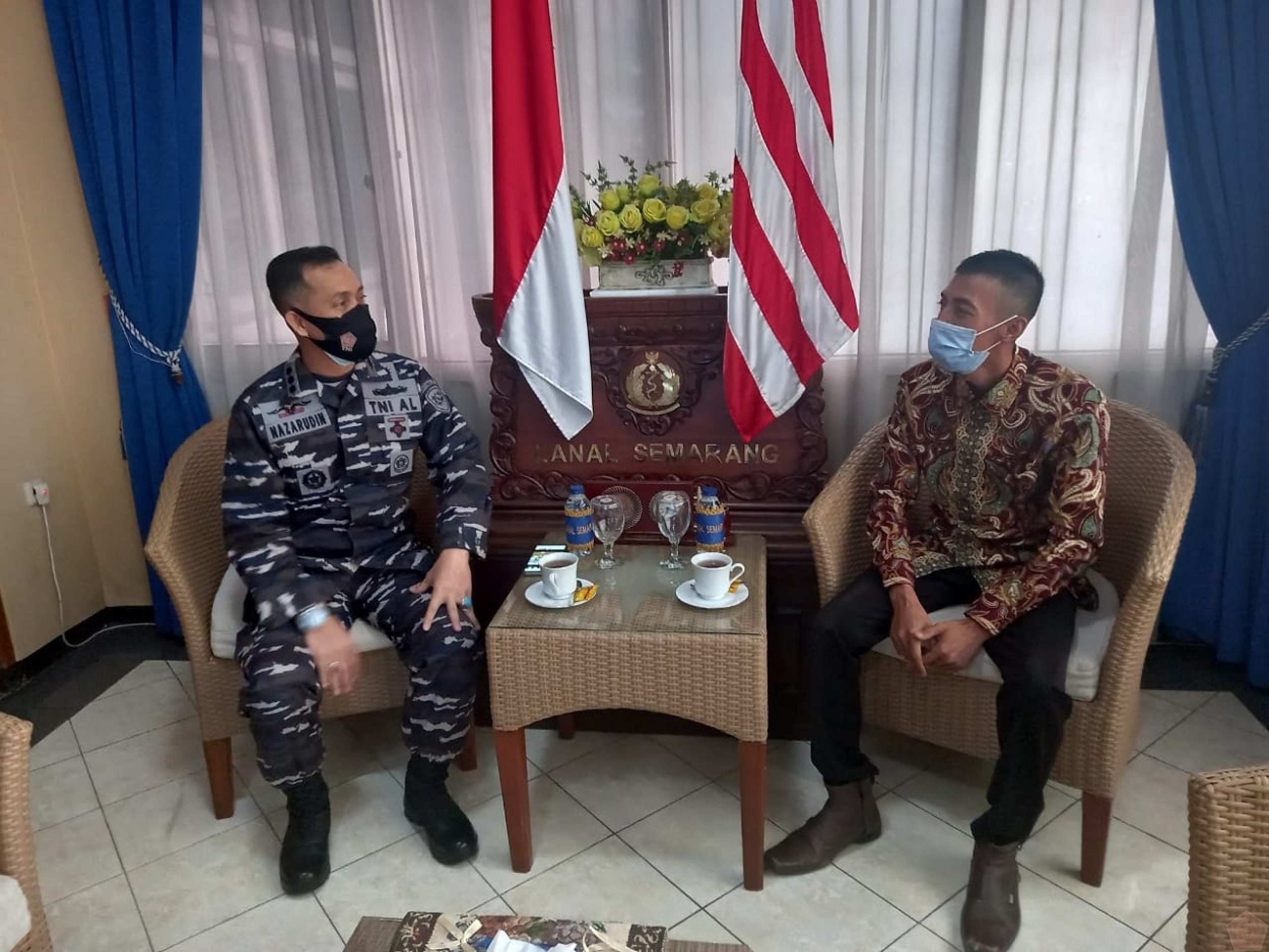 TNI AL Silaturahmi Dengan Pembuat Replika Miniatur KRI Nanggala-402 di ...
