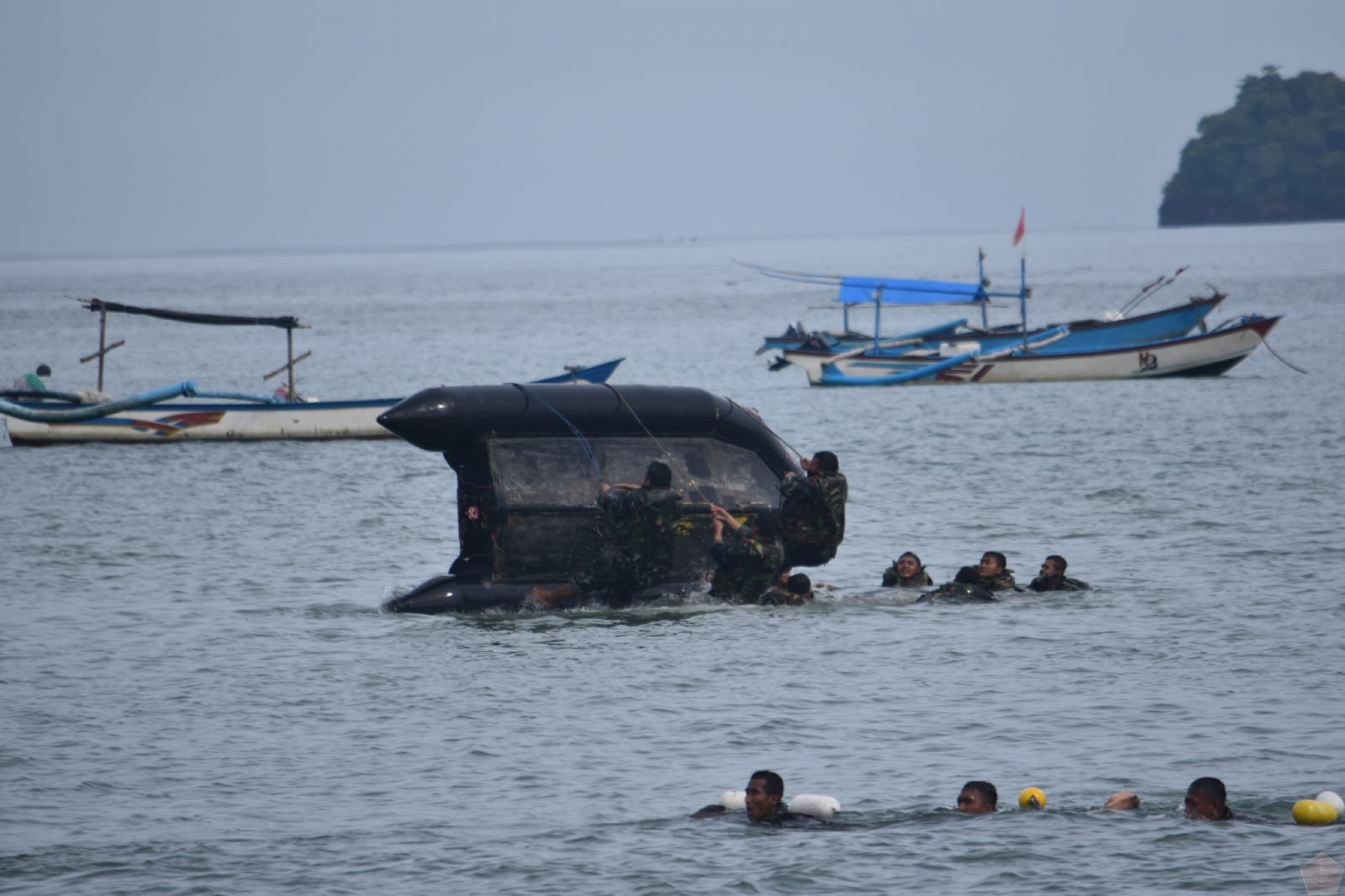 Prajurit Yonangmor 2 Marinir Asah Kemampuan Eksersisi Perahu Karet ...