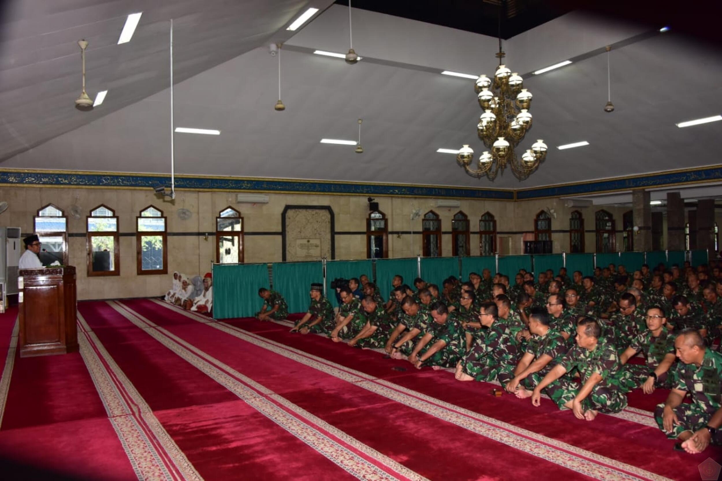 Panglima Komando Armada II Mengikuti Acara Kauseri Agama Islam, Yang ...