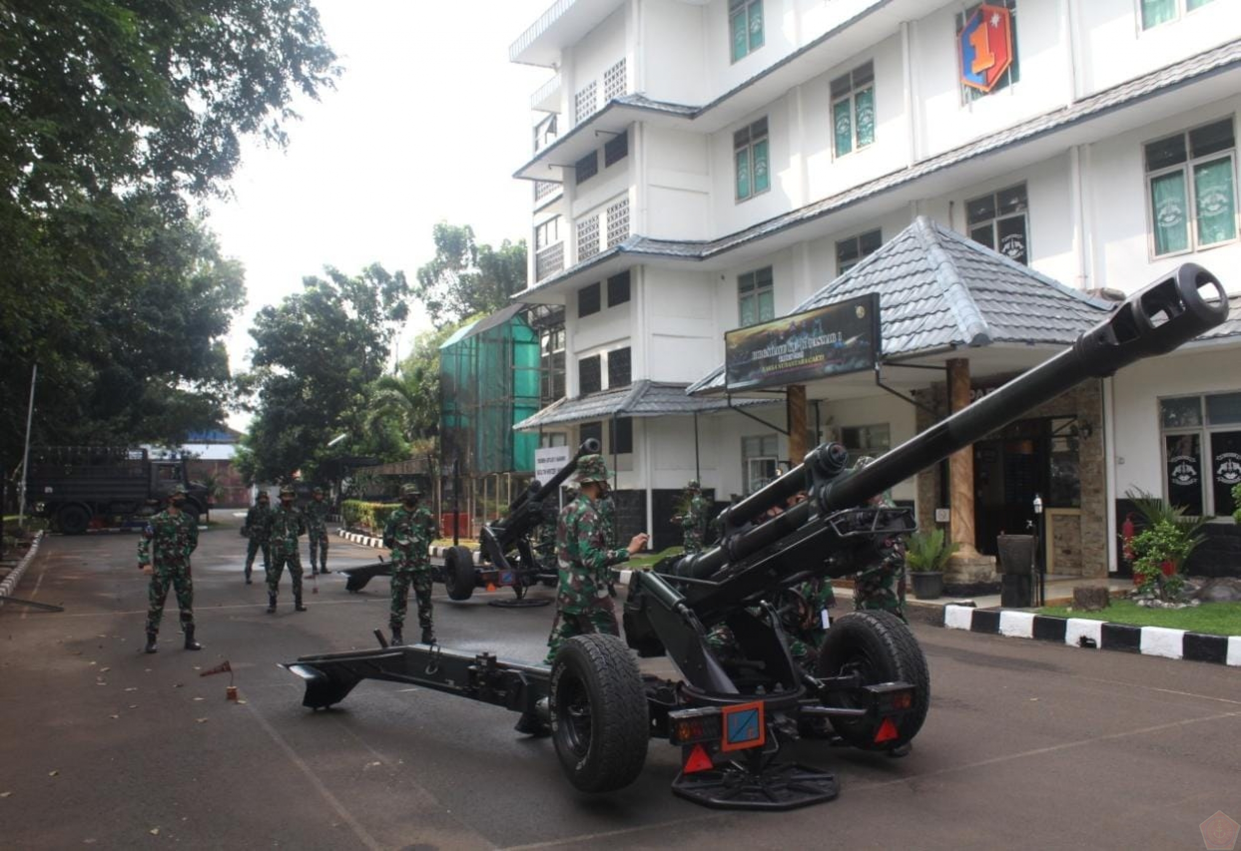 Batalyon Howitzer 1 Marinir Gelar Gun Drill Menembak Meriam Howitzer ...