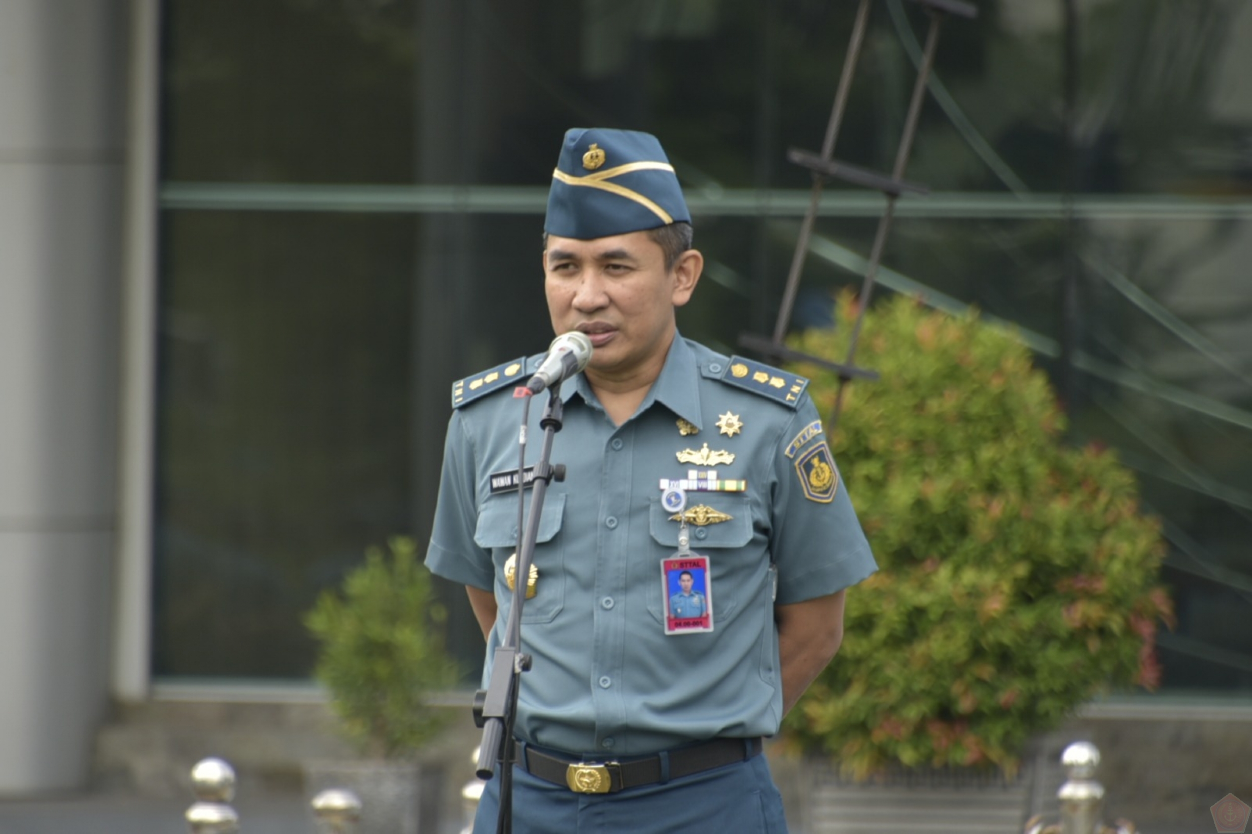 Dirbin Diploma STTAL, Selaku Inspektur Upacara Bendera Hari Senin | Website Tentara Nasional ...
