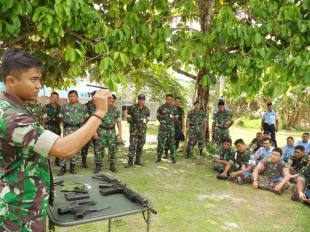 Penyegaran Dan Familiarisasi Penggunaan Senjata Di Lanud Ranai ...