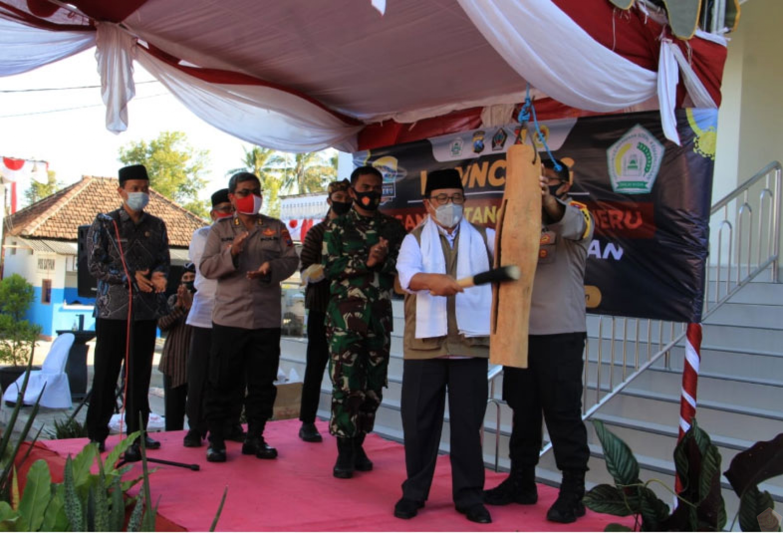 Dandim 0808/Blitar Bersama Forkopimda Blitar Launching Pondok Pesantren ...