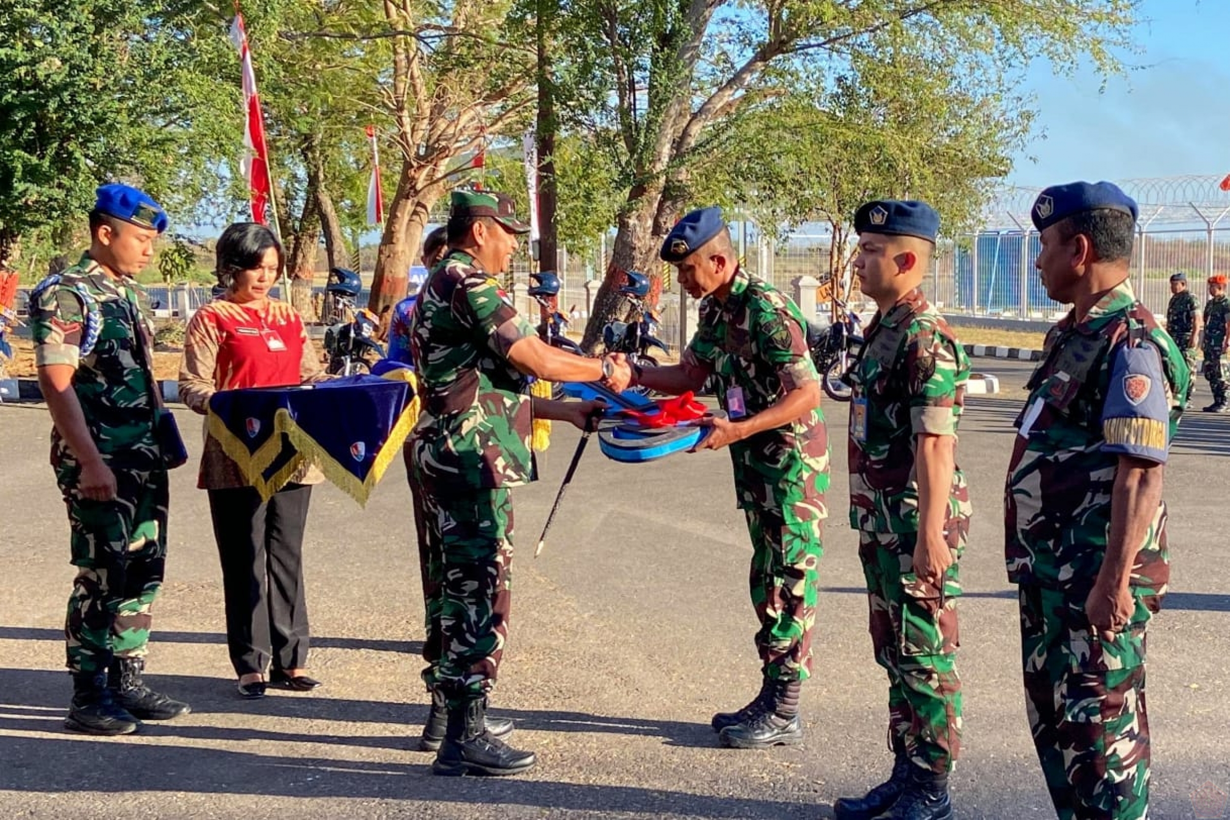 Danlanud El Tari Serahkan 10 Unit Sepeda Motor | Website Tentara ...