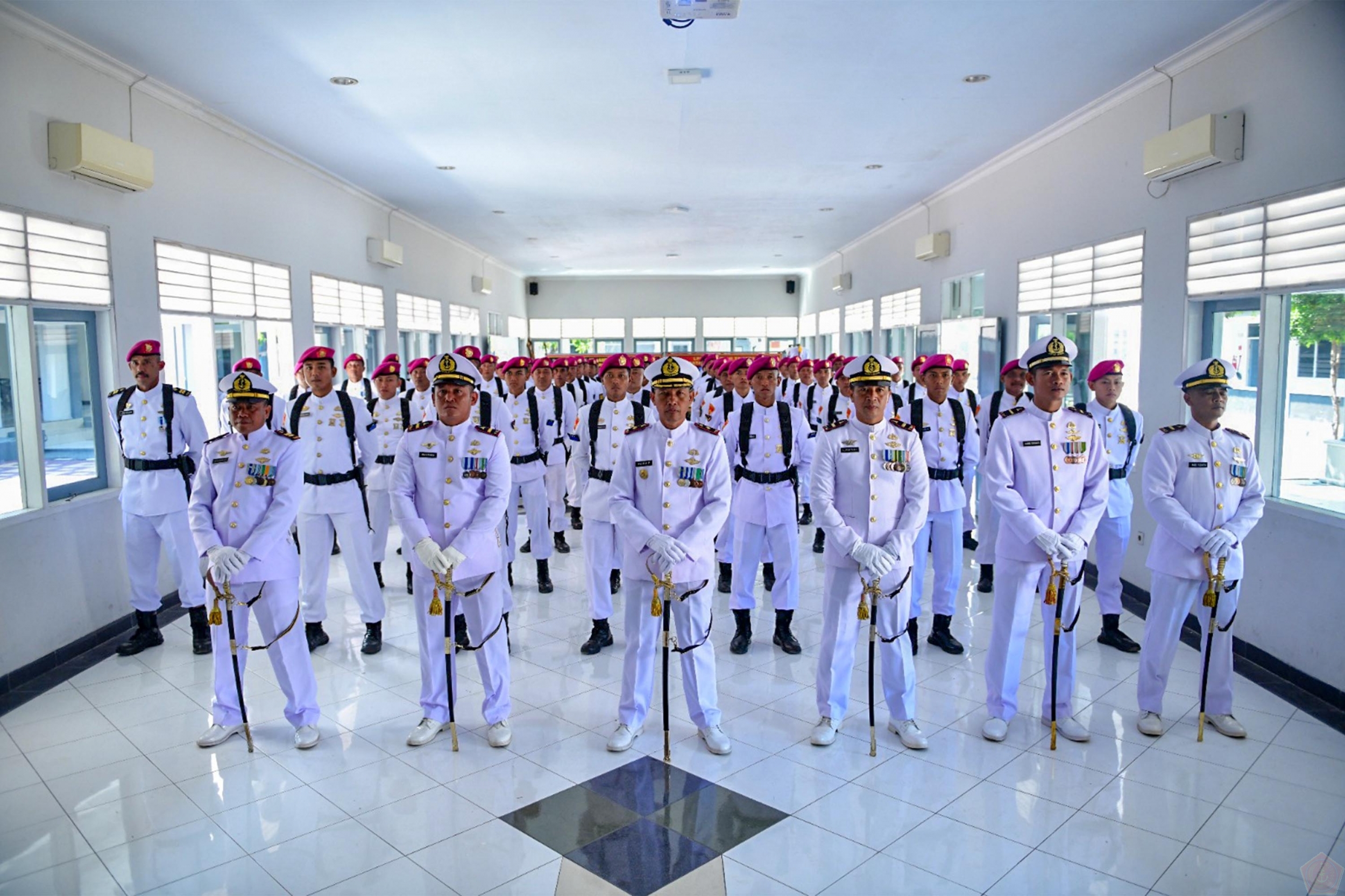 Prajurit Yonkapa 2 Mar Upacara Peringatan HUT Ke-78 Kemerdekaan RI Di ...