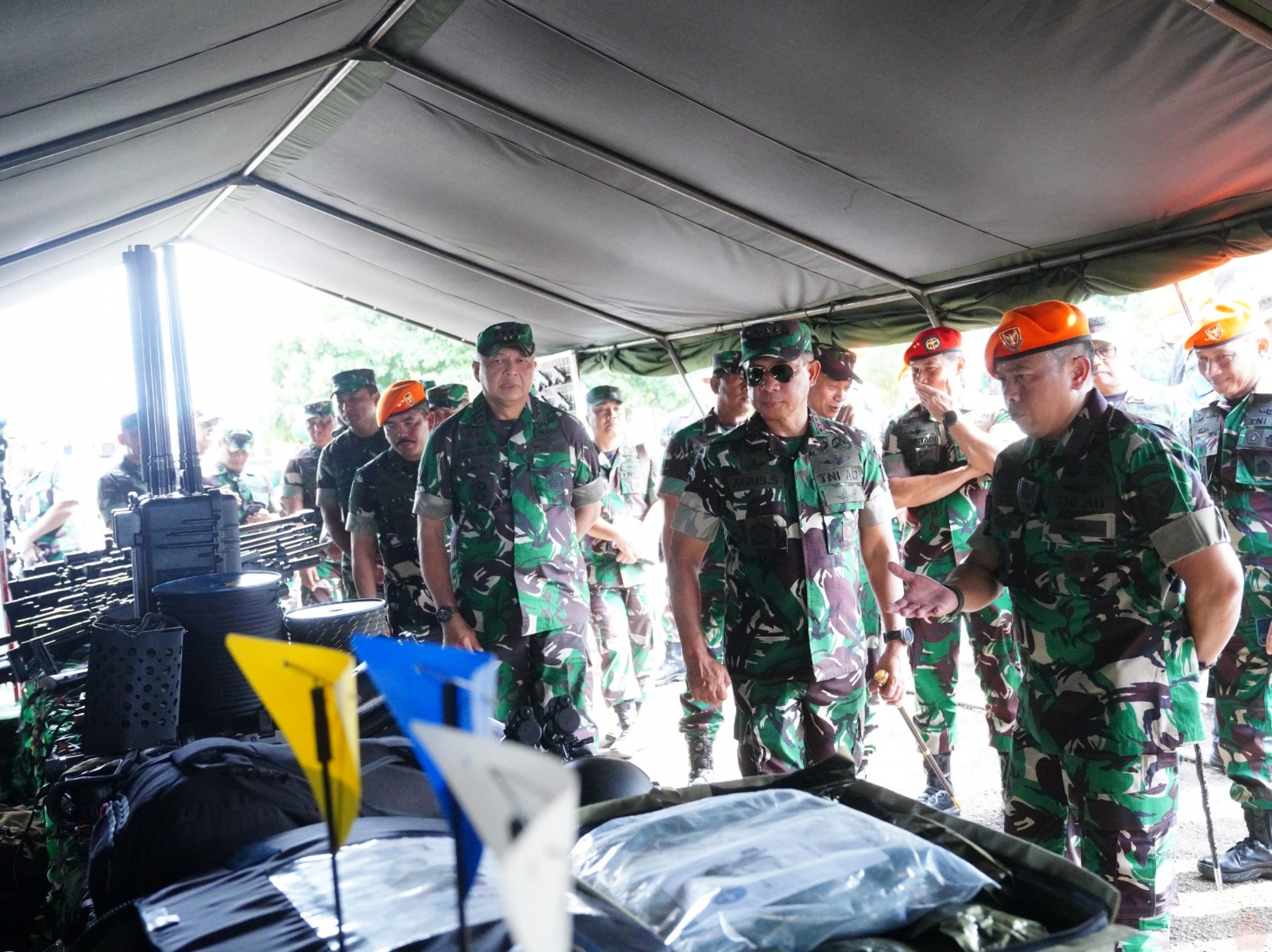 Panglima TNI Cek Kesiapan Pasukan Elite Baret Jingga Sat Bravo 90 ...