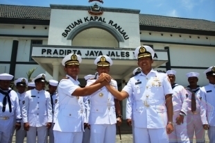 KRI Pulau Rimau-724 Berganti Komandan | Website Tentara Nasional Indonesia