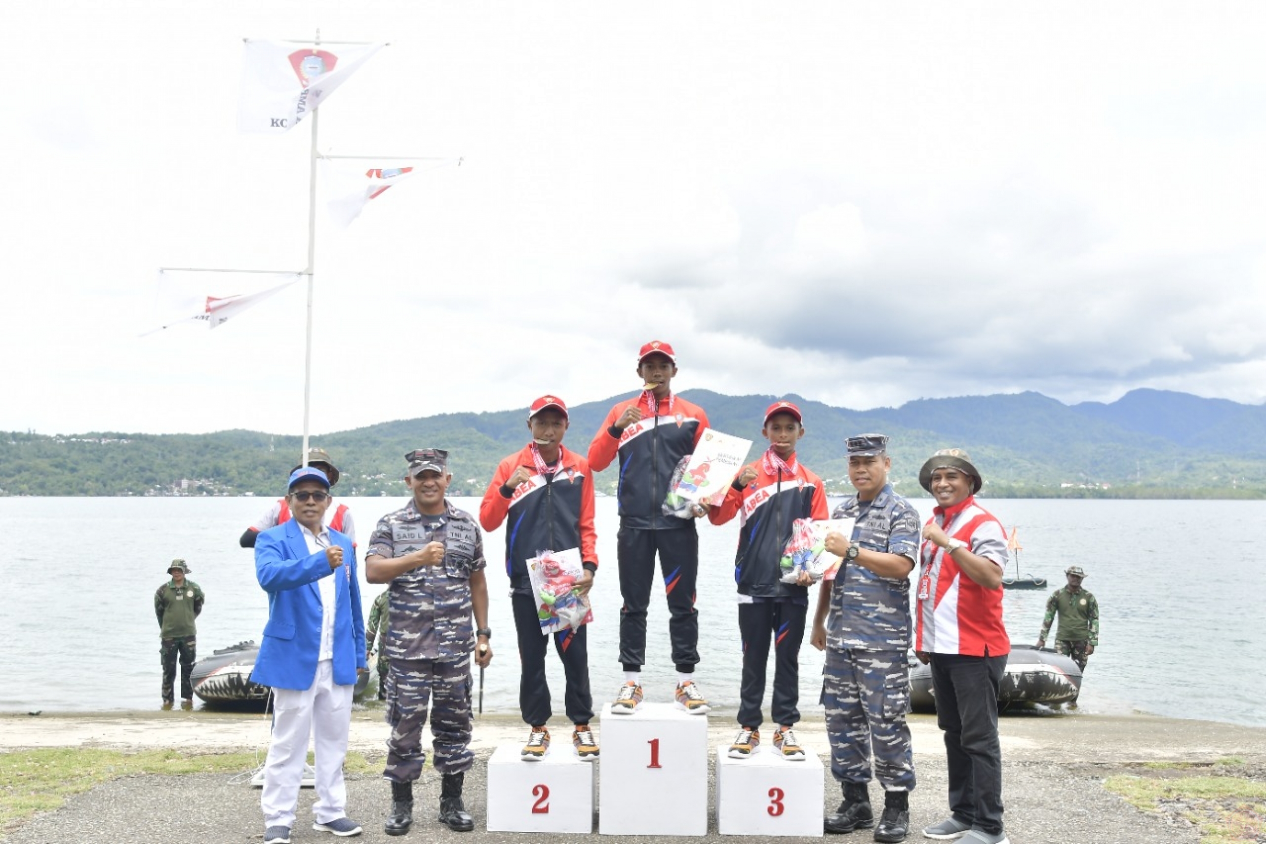 Danlantamal IX Ambon Apresiasi Putra-Putri Maluku Yang Berprestasi di ...