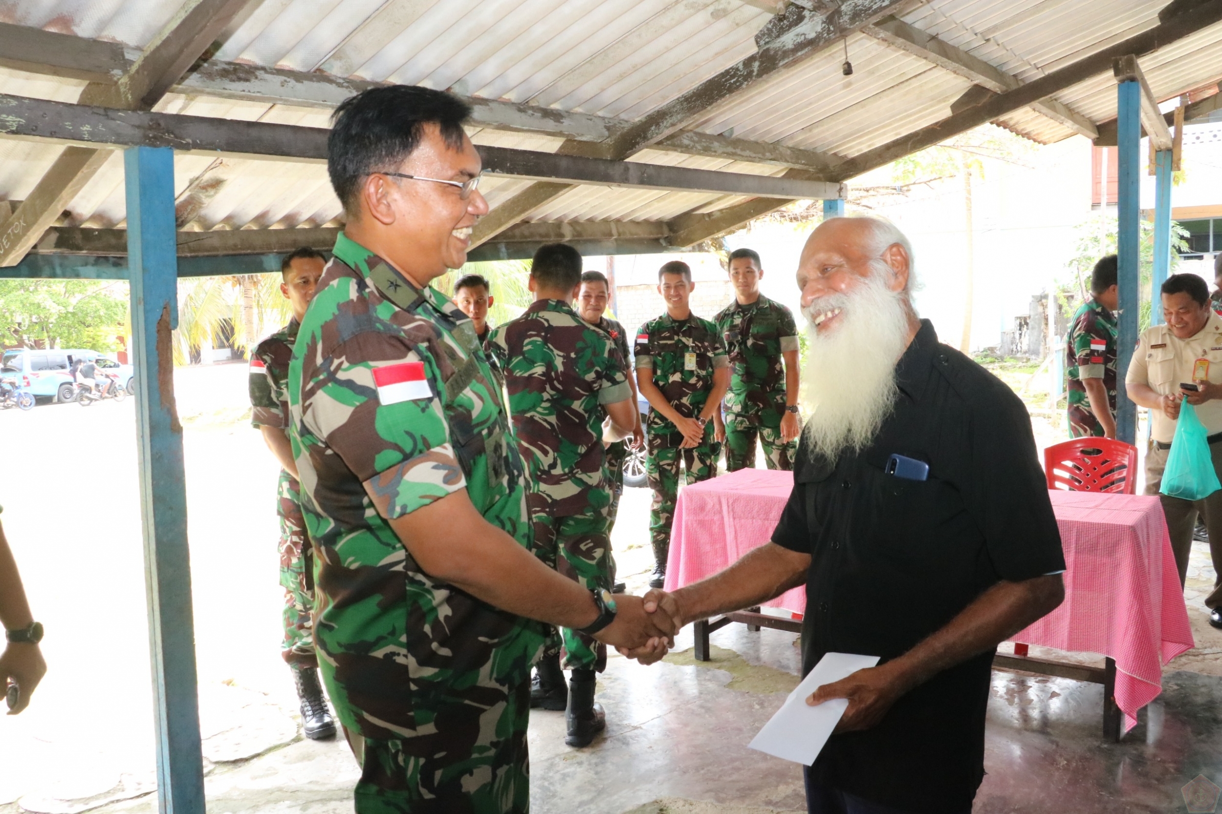 Kunjungi LKSA Curahan Kasih, Kastaf Koopsud III Serahkan Tali Asih ...