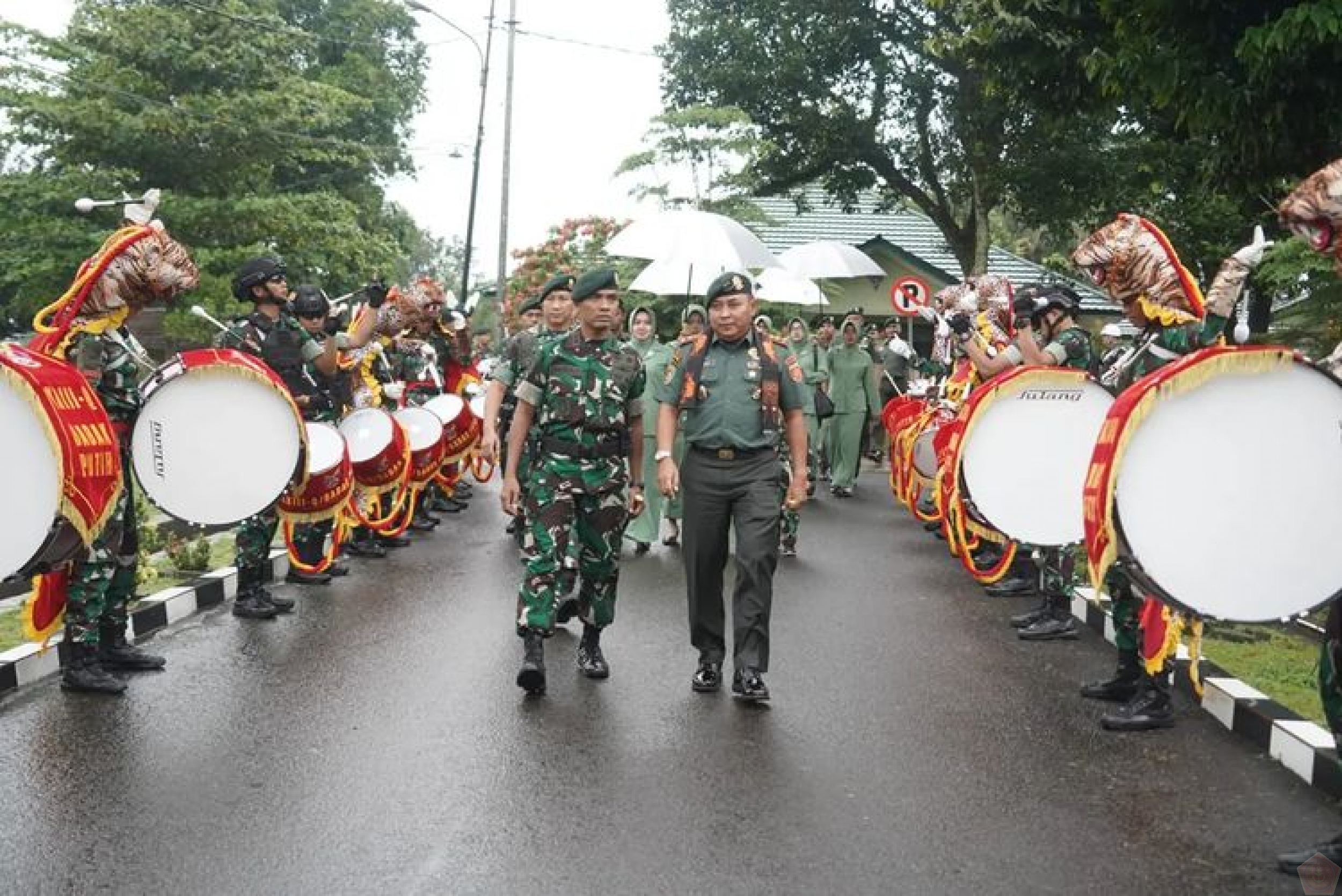 Pangdivif 1 Kostrad Mayjen TNI Bobby Rinal Makmun Beri Pengarahan ...