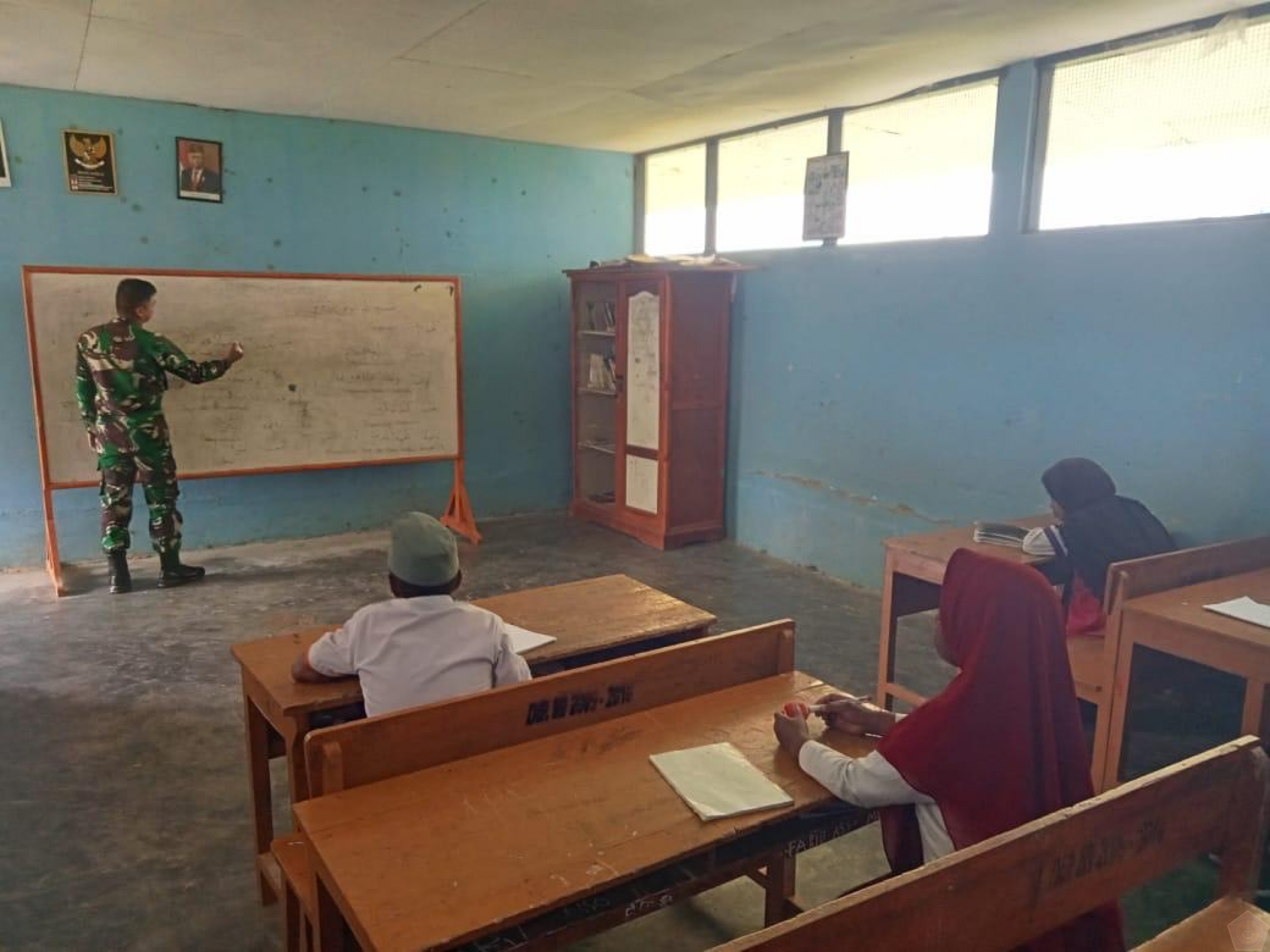 Dukung Program Pendidikan, Satgas Yonif 200/BN Bantu Kegiatan Belajar ... Dukung Program Pendidikan, Satgas Yonif 200/BN Bantu Kegiatan Belajar ...