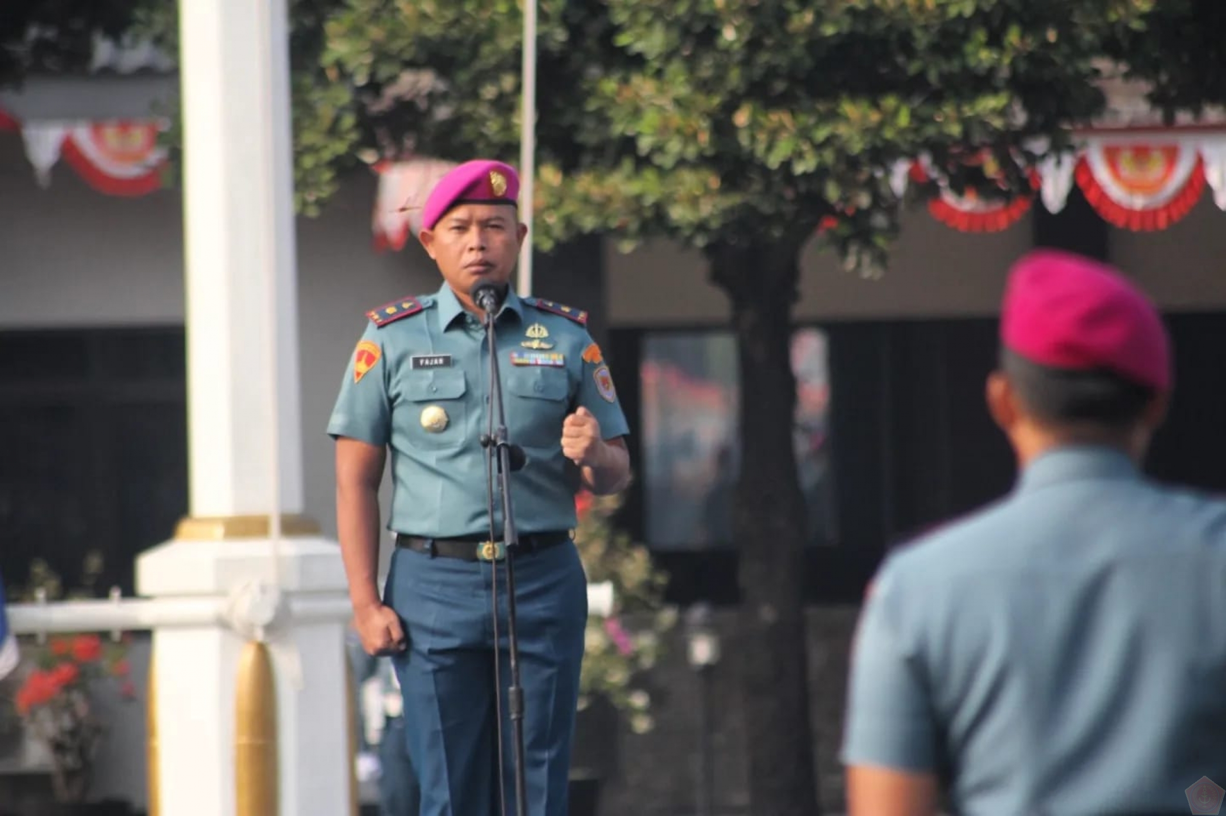 Danyonzeni 1 Marinir Bertindak Sebagai Irup Pimpin Upacara Pengibaran Bendera Hari Senin