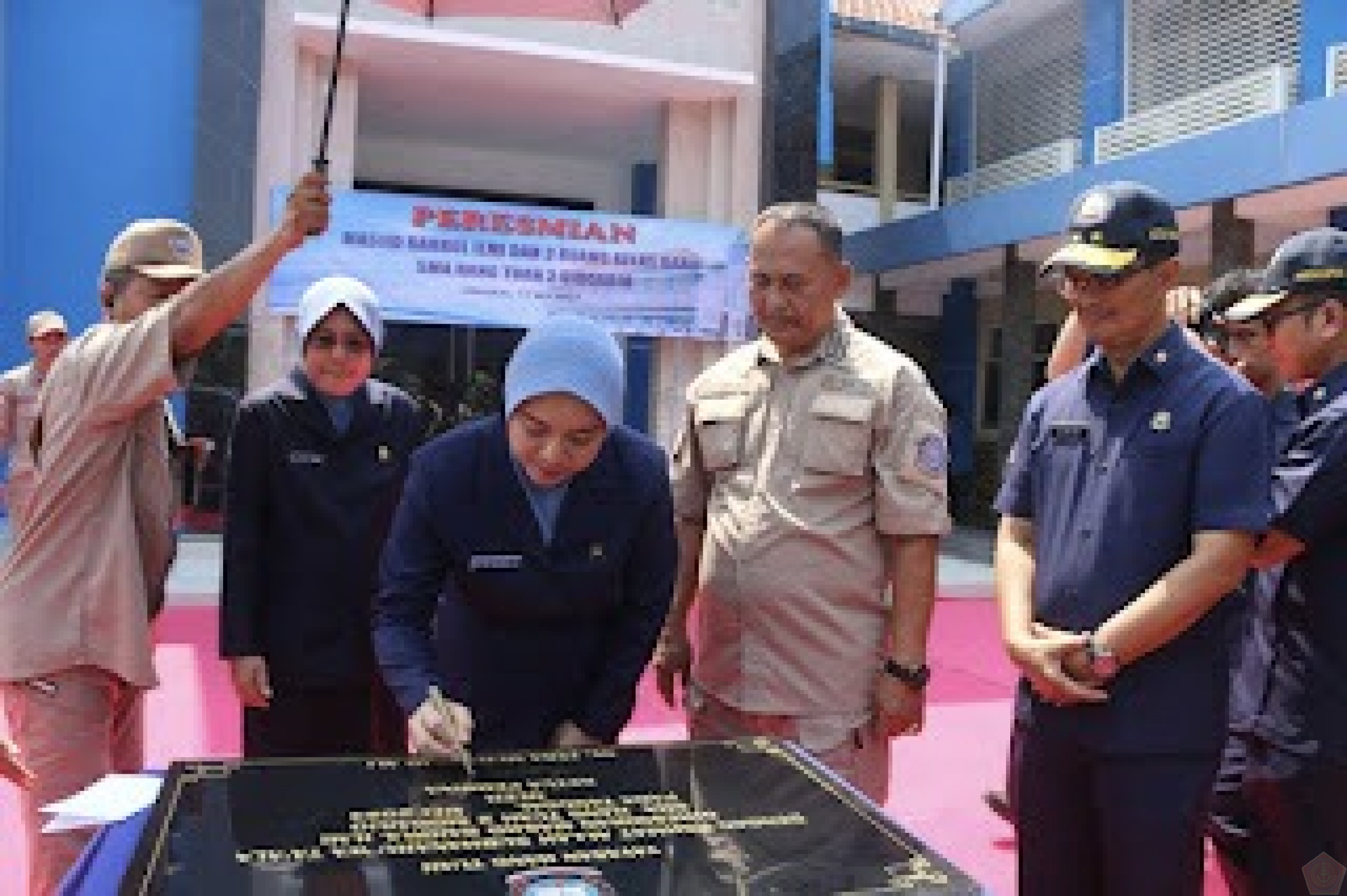 Ini Pesan Ny. Fera Muhammad Ali Saat Peletakan Batu Pertama Gedung Broadcast SMA Hang Tuah 2 ...