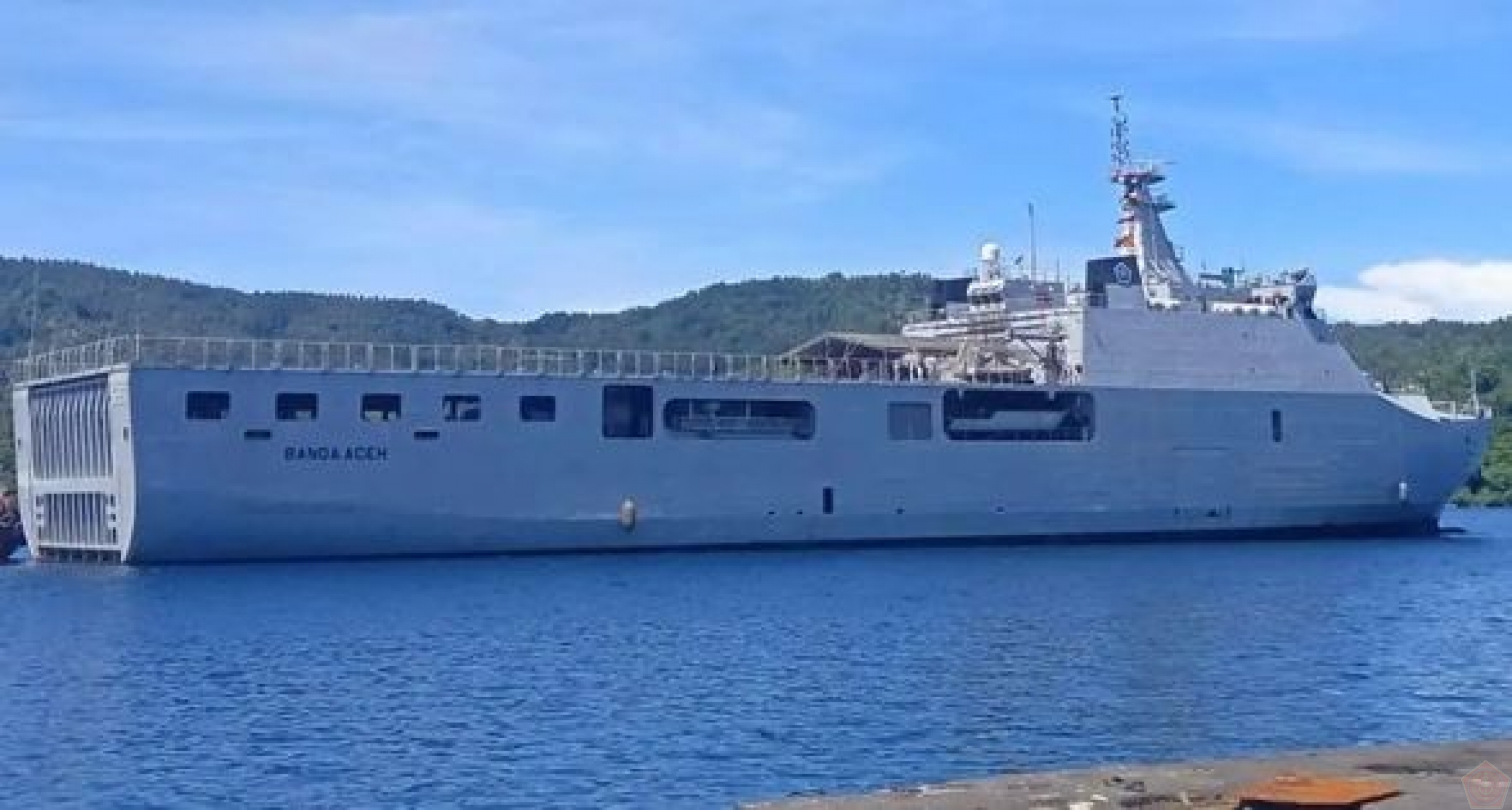 KRI Banda Aceh-593 Dan Kri Teluk Lampung-540 Singgah Di Dermaga Satrol ...