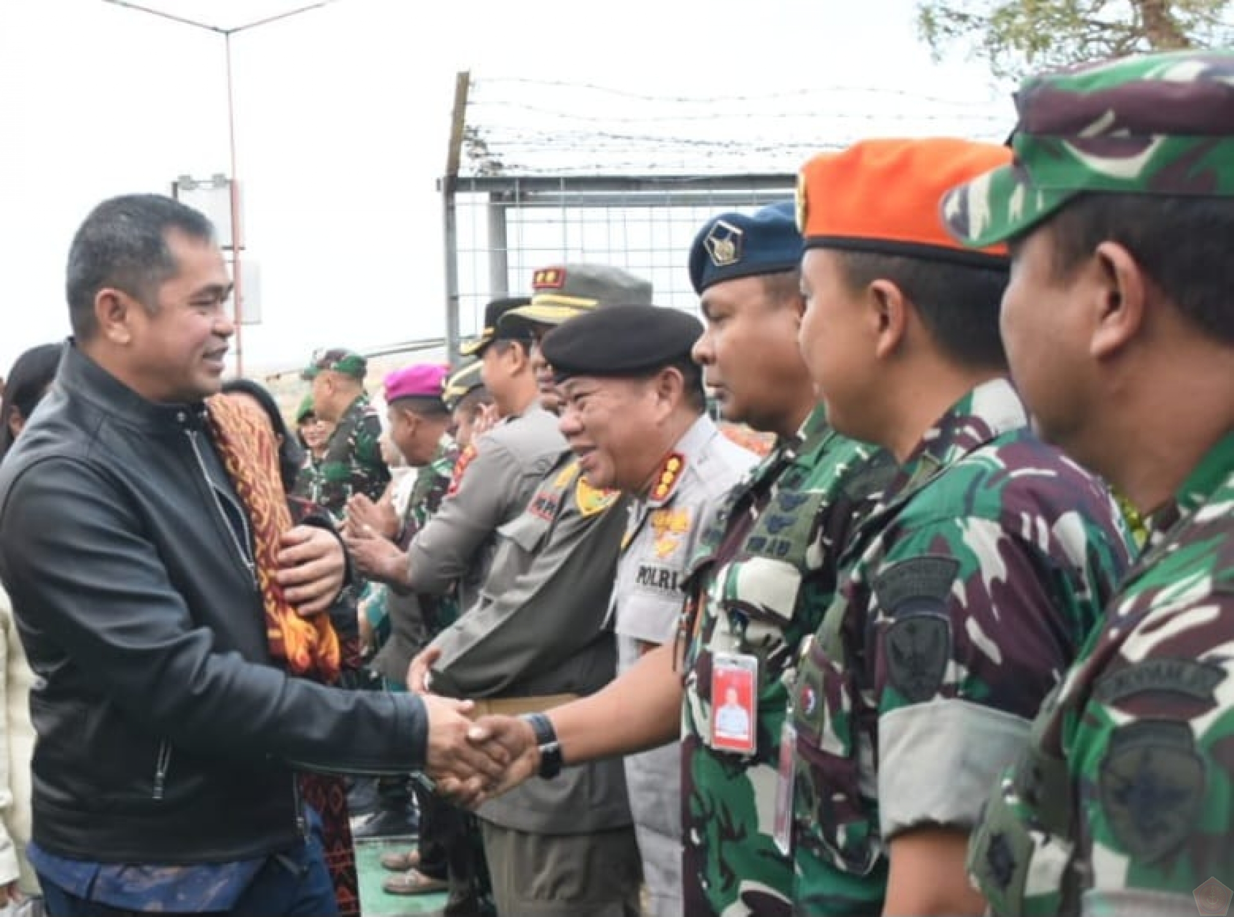 Kadislog Lanud El Tari Sambut Kedatangan Kasad Kadislog Lanud El Tari Sambut Kedatangan Kasad