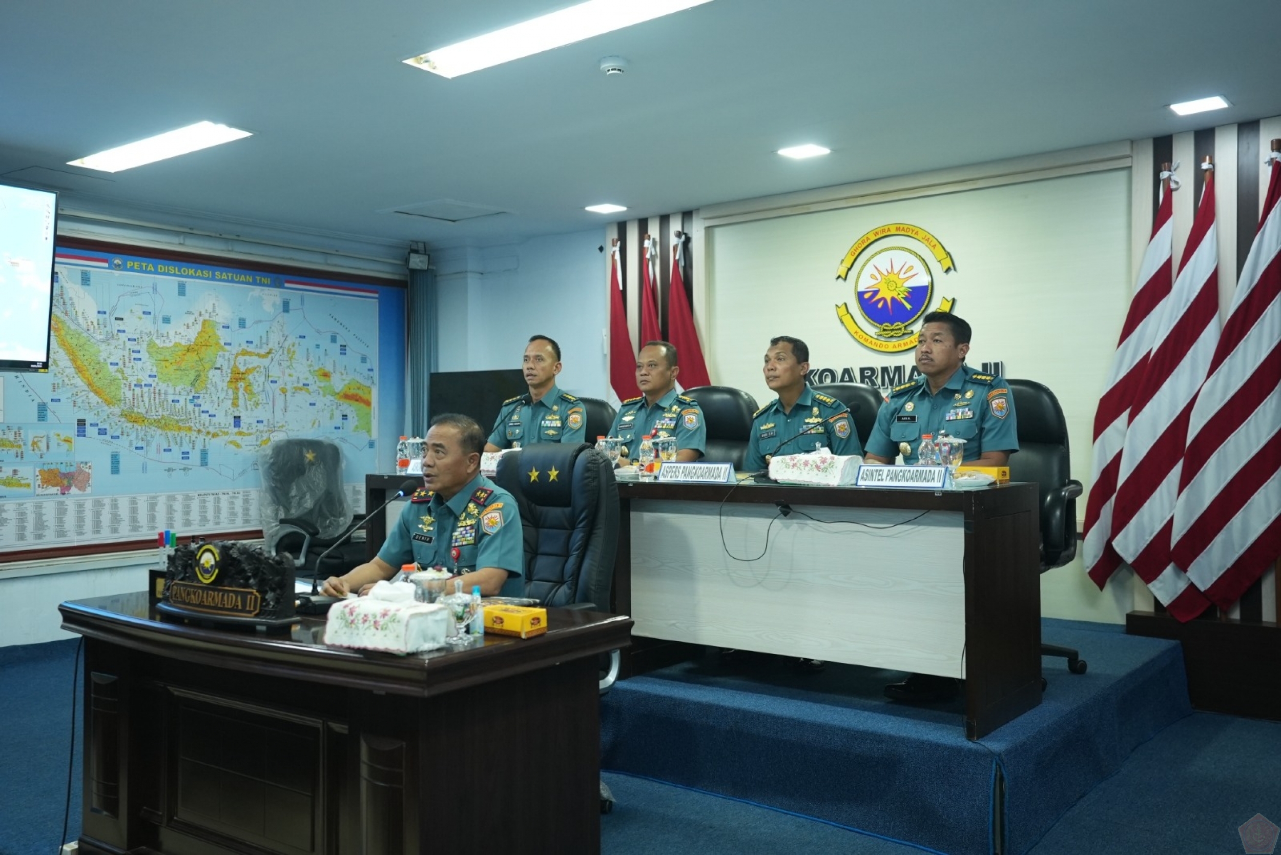Pengarahan Pangkoarmada II Kepada Seluruh Prajurit KRI Frans Kaisiepo ...