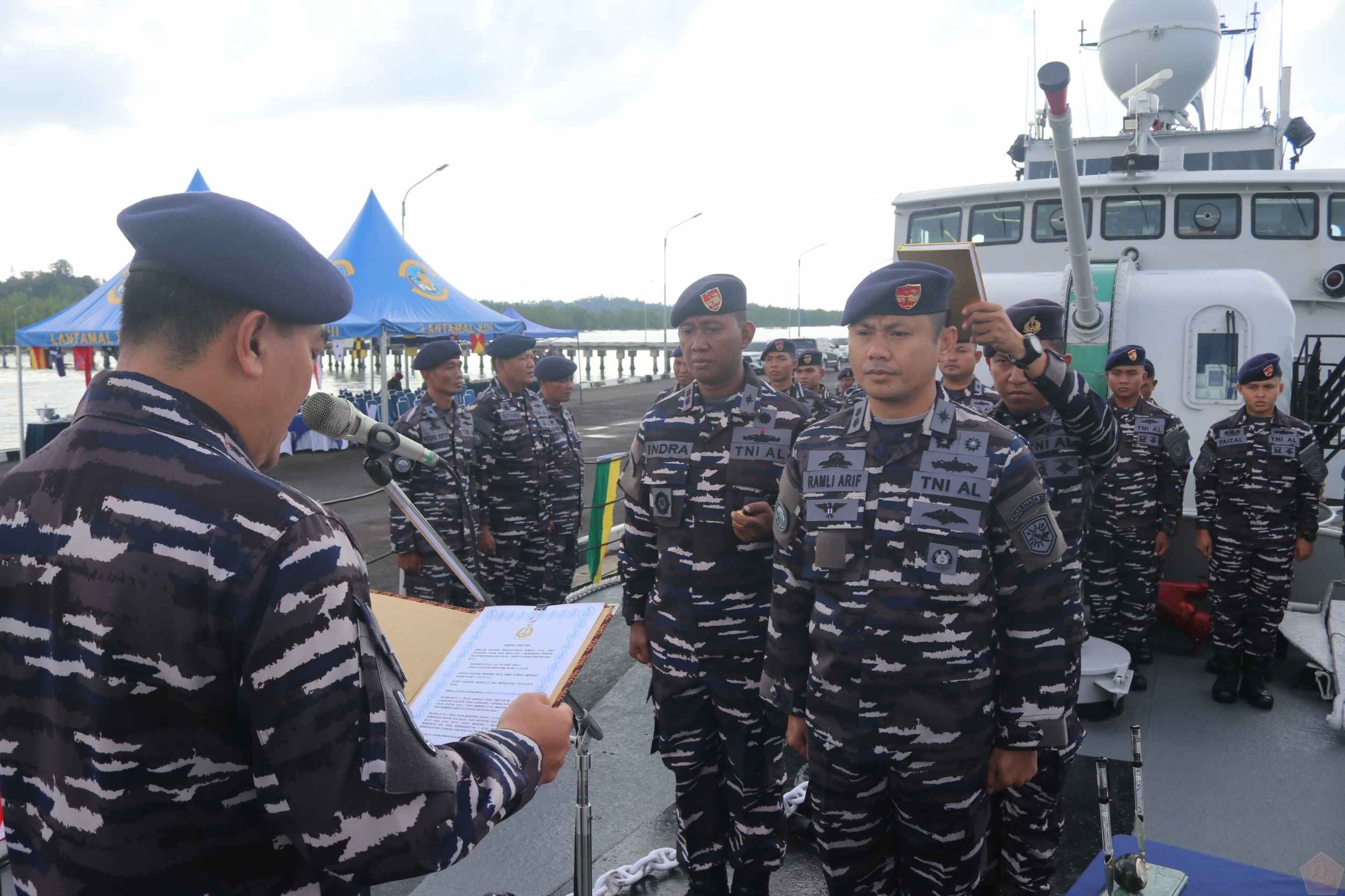 Sertijab Komandan KRI Badik-623 Di Tengah Pengamanan Perbatasan ...