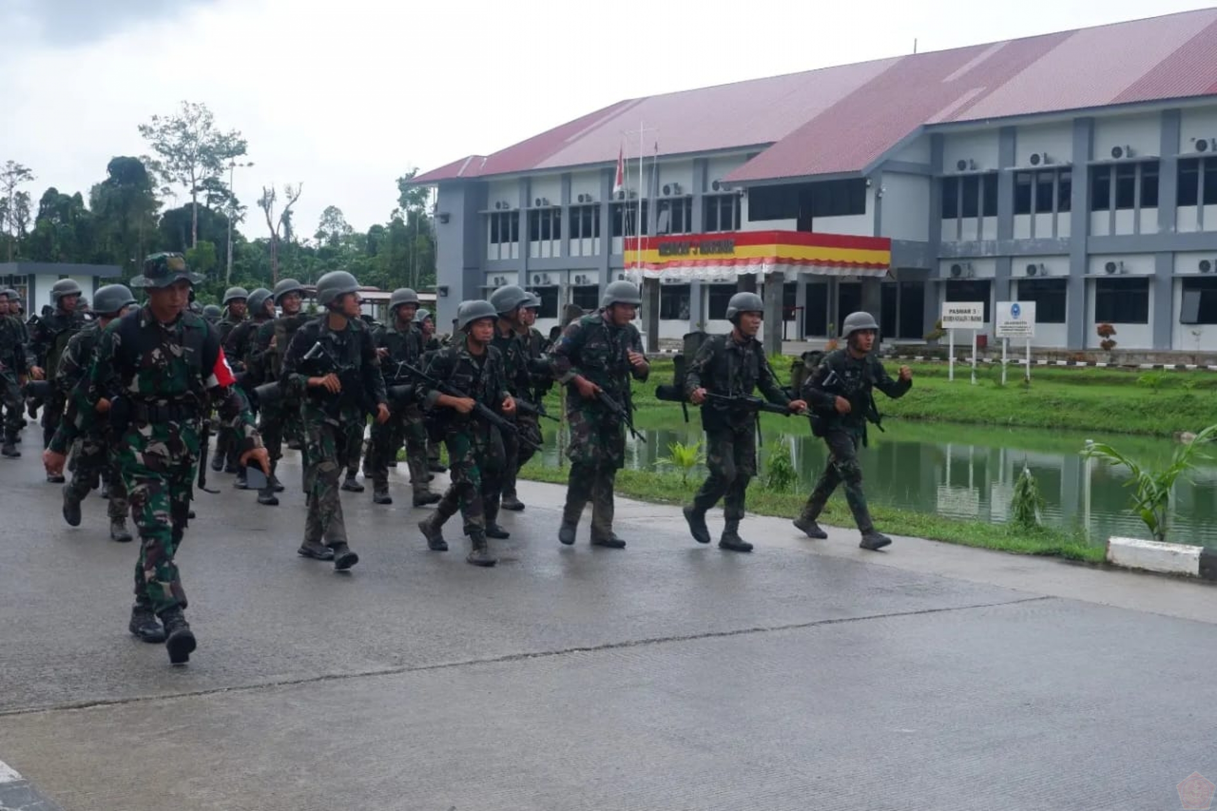Kobarkan Semangat Berlatih, Prajurit Menkav 3 Mar Laksanakan Hanmars