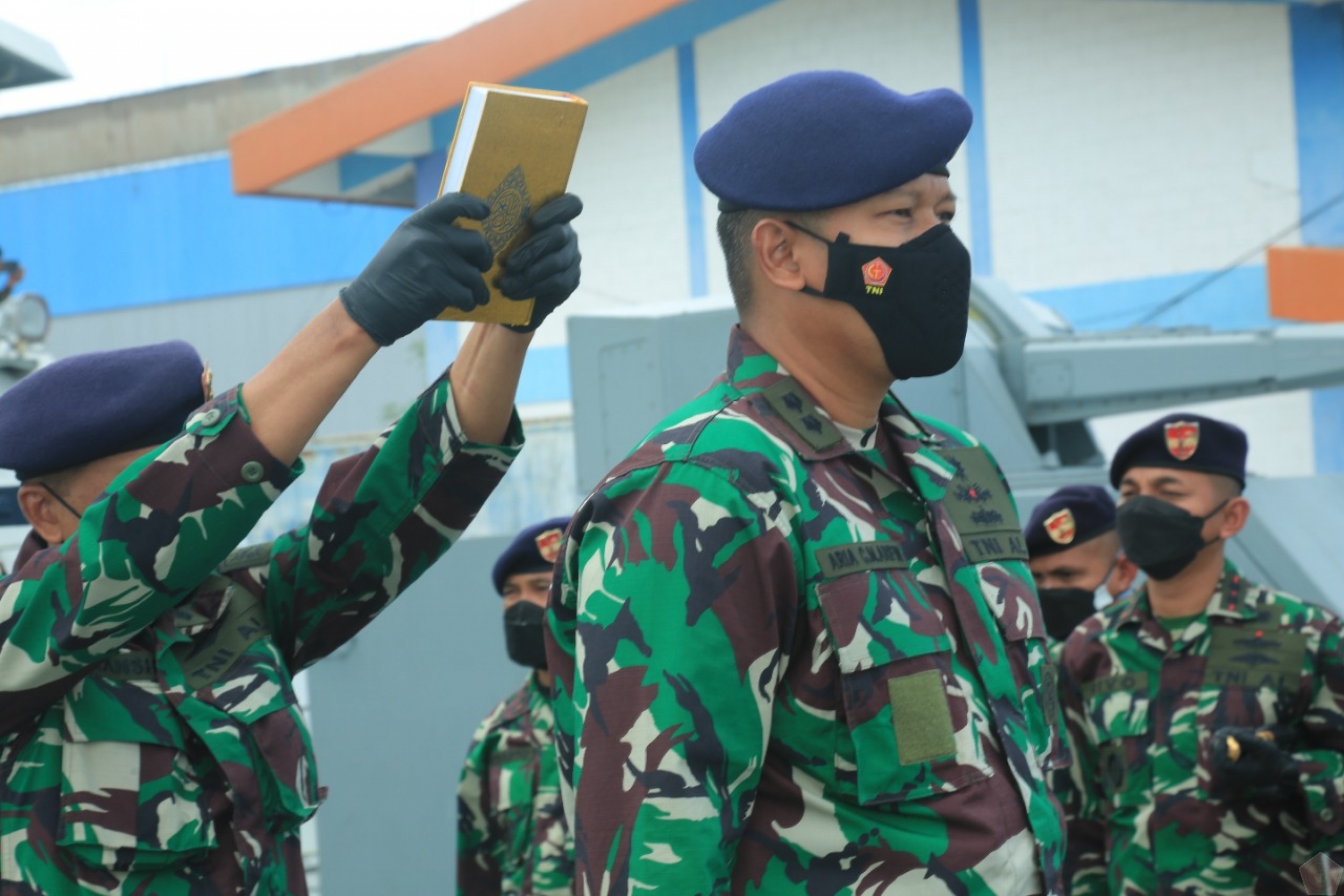 Komandan Satkat Koarmada II Memimpin Upacara Penetapan Jabatan Komandan ...