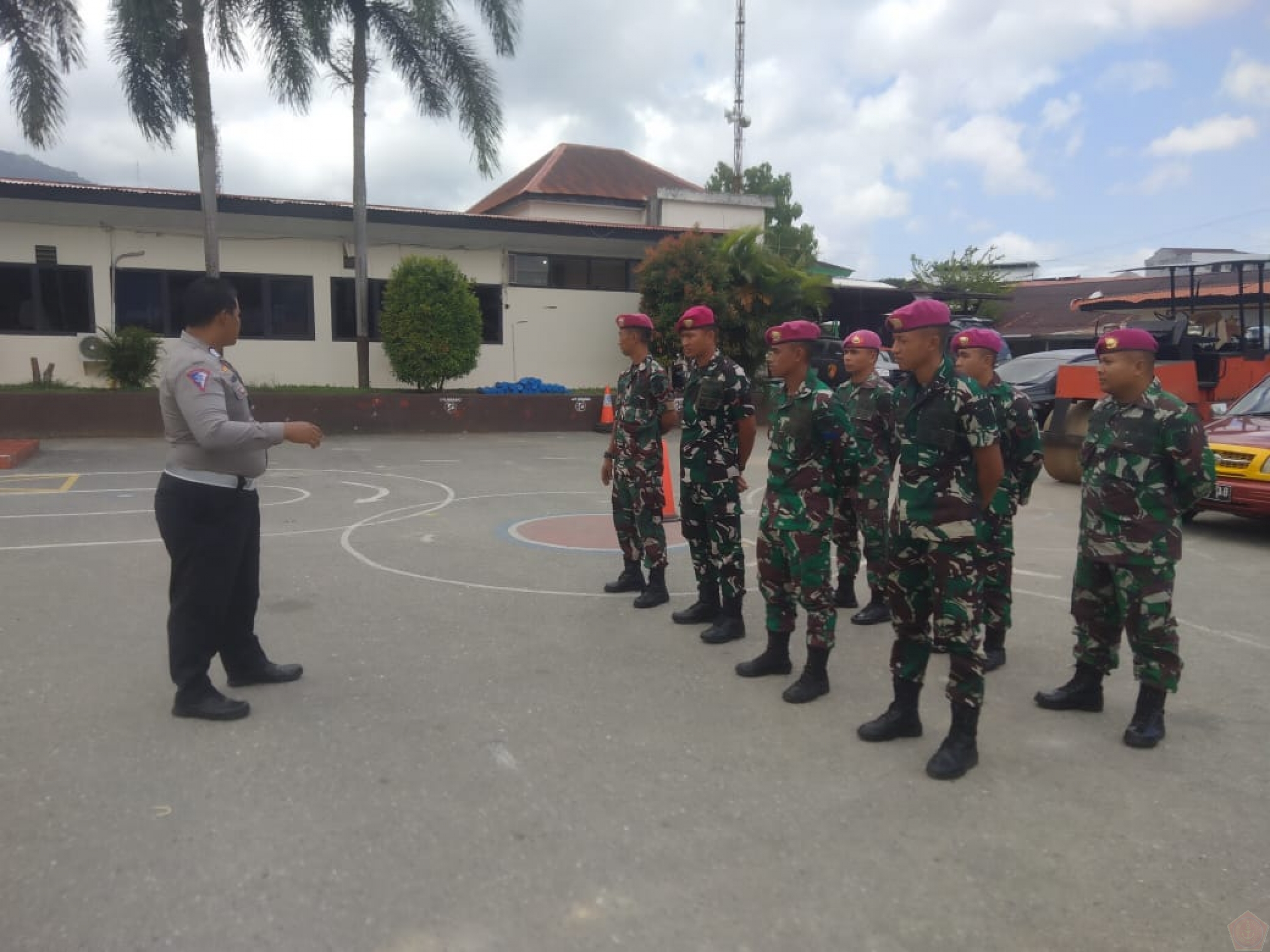 Prajurit Yonmarhanlan IX Ambon Laksanakan Pembuatan SIM Kolektif ...