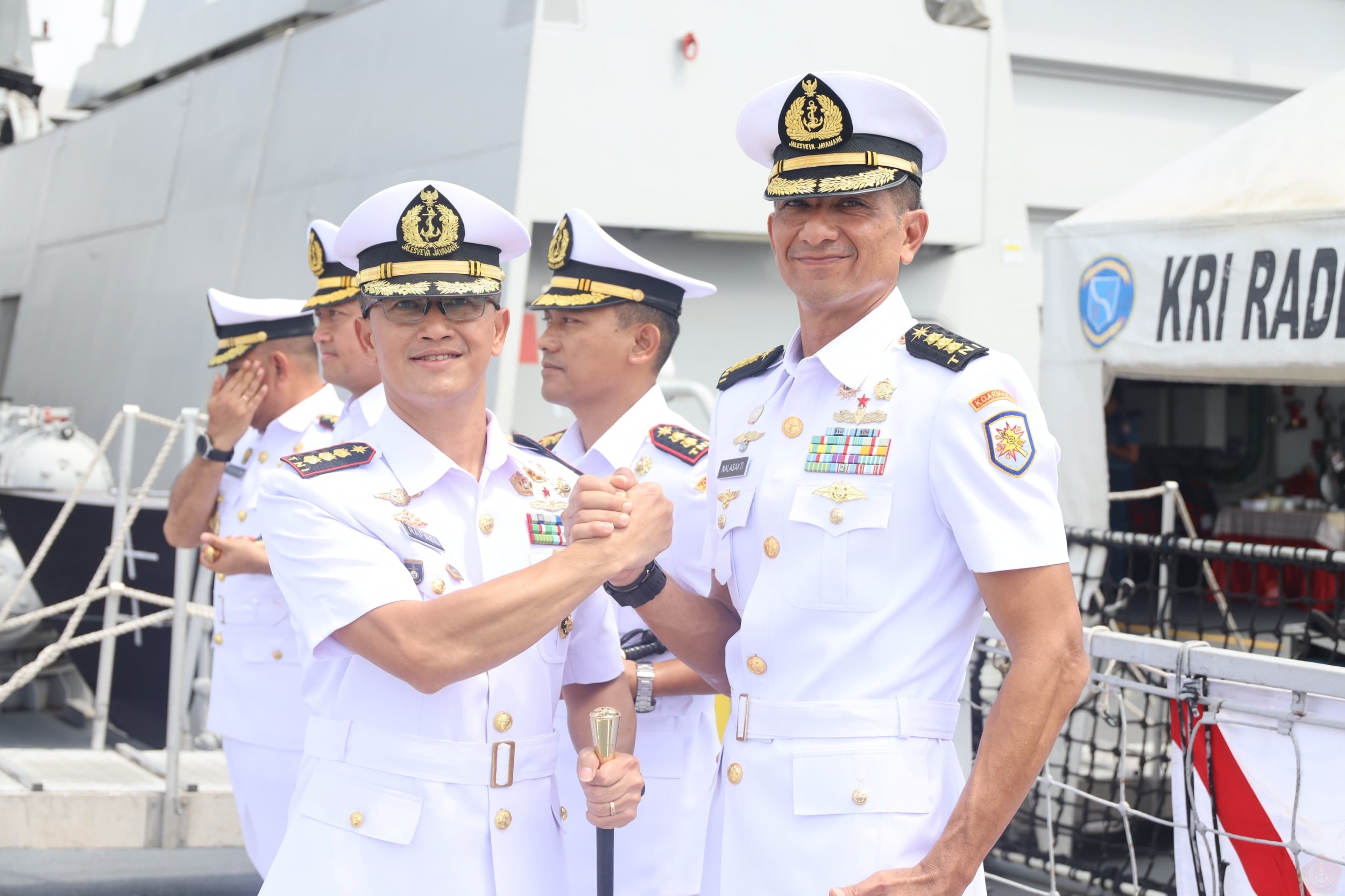 Satkor Koarmada II Gelar Sertijab Tiga Komandan Kapal Perang Di Geladak KRI Ahmad Yani-351 ...