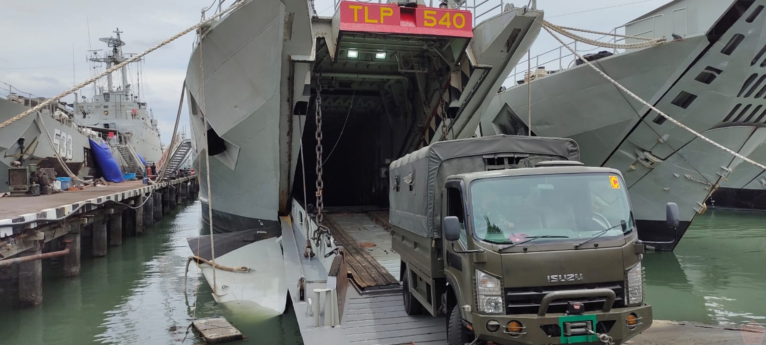 KRI Teluk Lampung 540 Dukung Latihan Satuan Lanjutan Pasmar 2 | Website ...