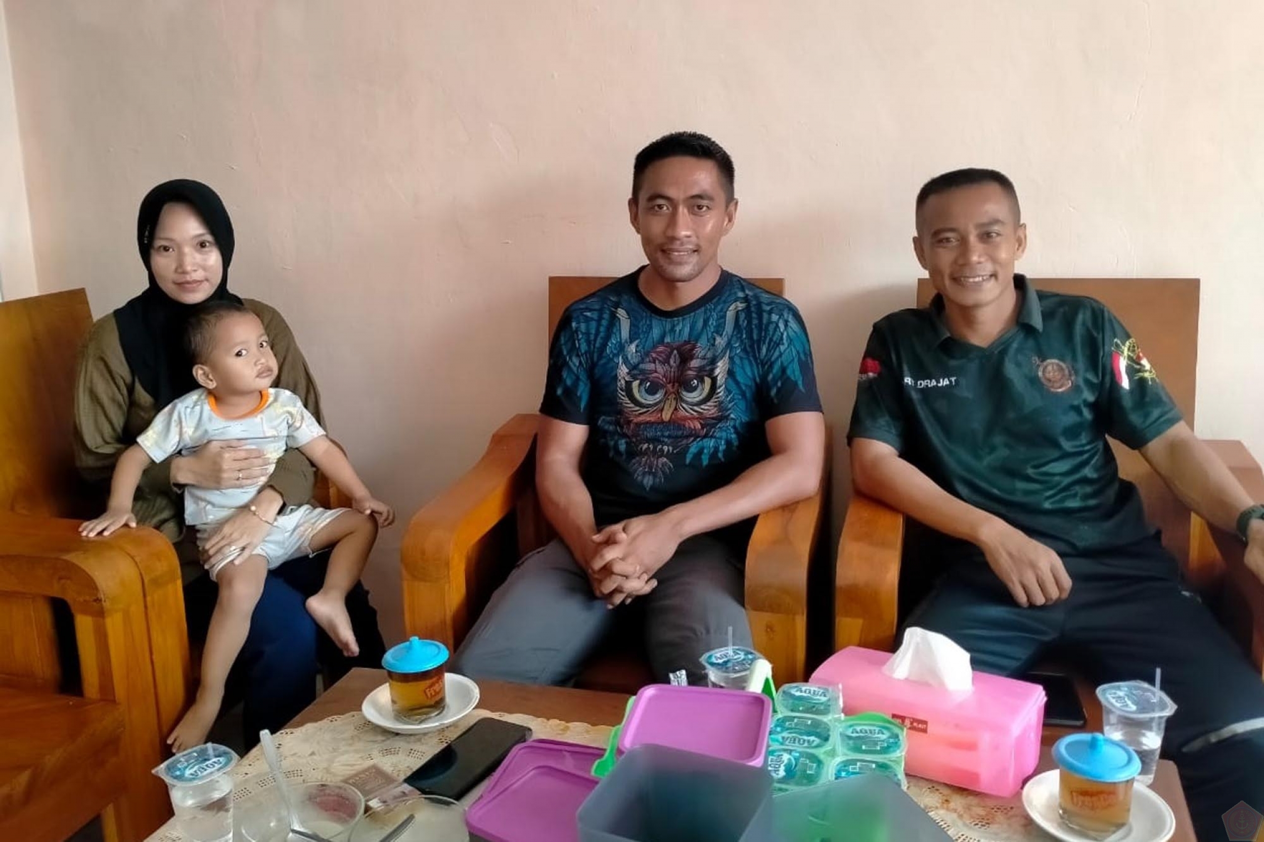 Pererat Silaturahmi, Perwira Yonif 1 Marinir Melaksanakan Anjangsana Ke Rumah Prajurit